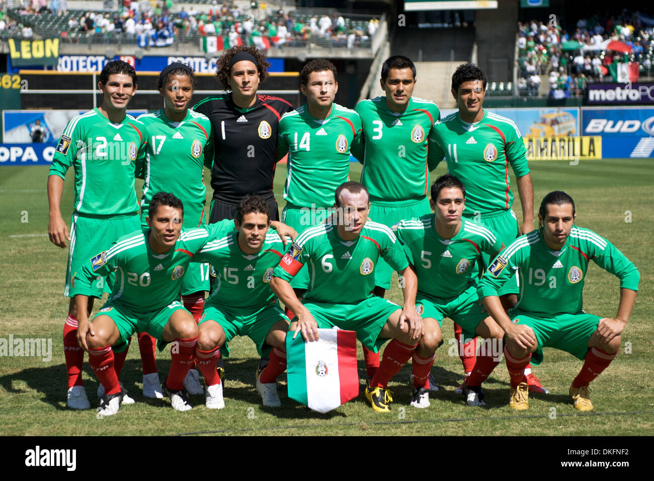 Jul 05, 2009 - Oakland, California, USA - Mexico's starting team pose ...
