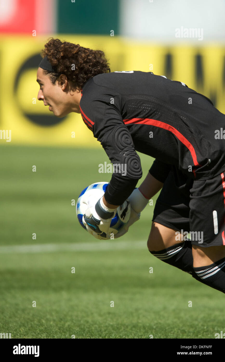 Jul 05, 2009 - Oakland, California, USA - Mexico goalkeeper GUILLERMO ...