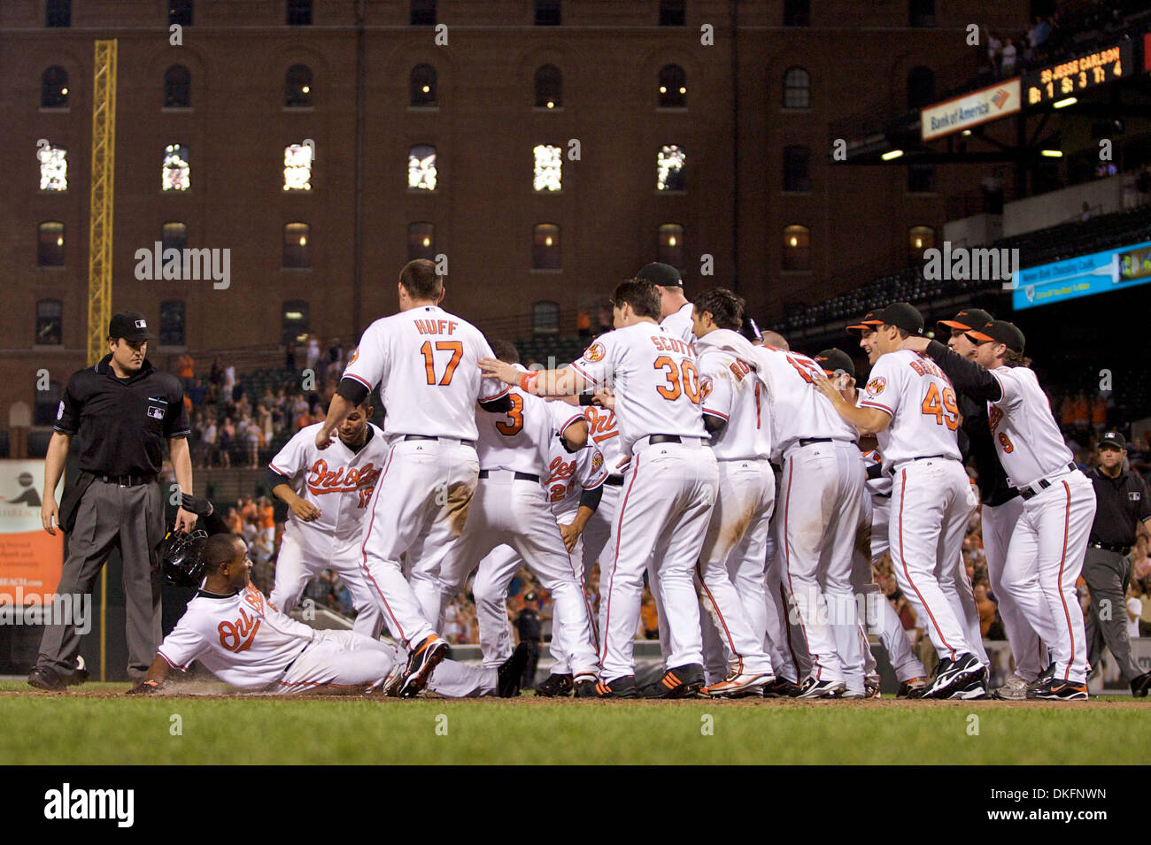 12 inning hi-res stock photography and images - Alamy