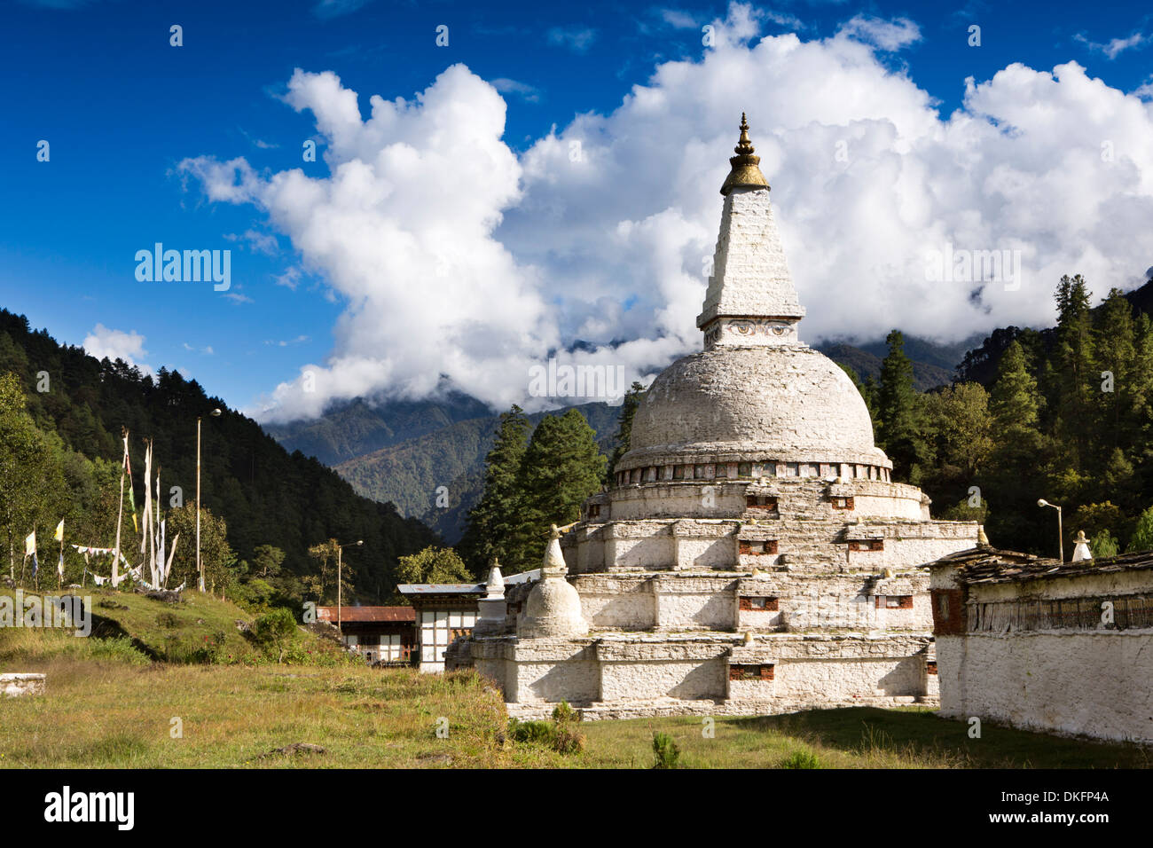 Bhutan, Pele La Pass, Chendebji Buddhist Chorten beside Trongsa to Pele ...