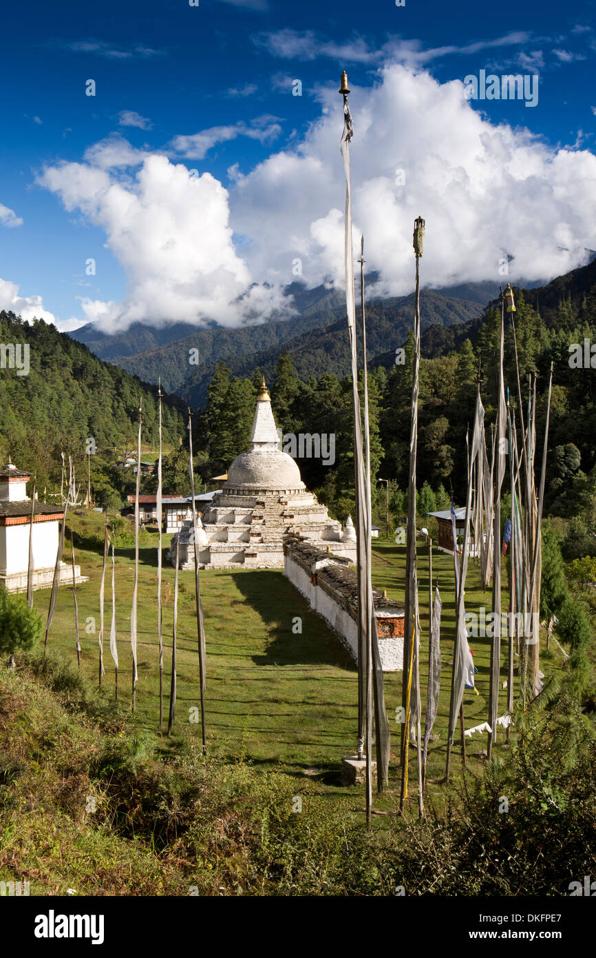 Bhutan, Pele La Pass, Chendebji Buddhist Chorten beside Trongsa to Pele ...