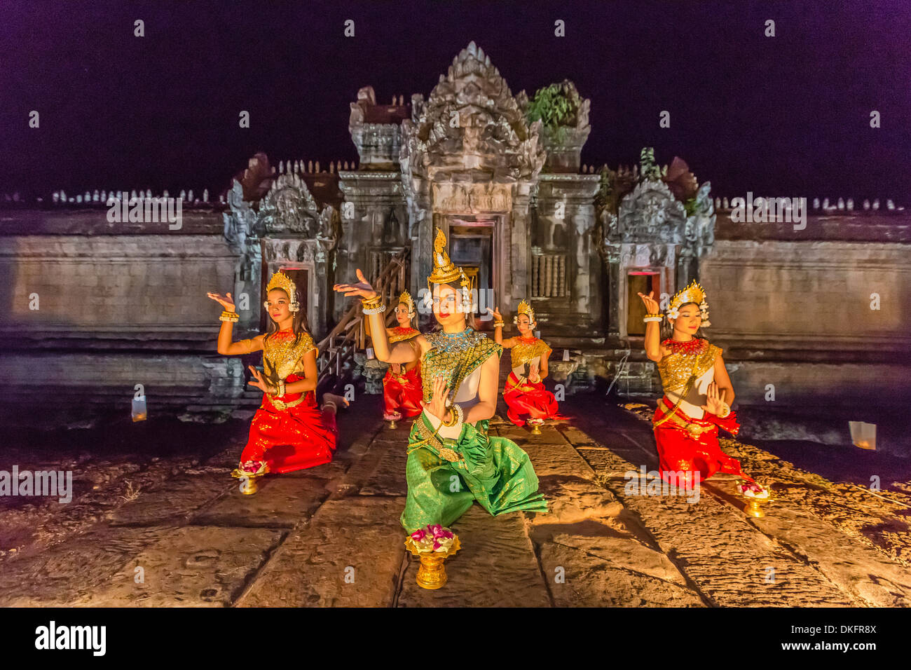 Traditional Apsara Dance performance at Banteay Samre Temple at night ...