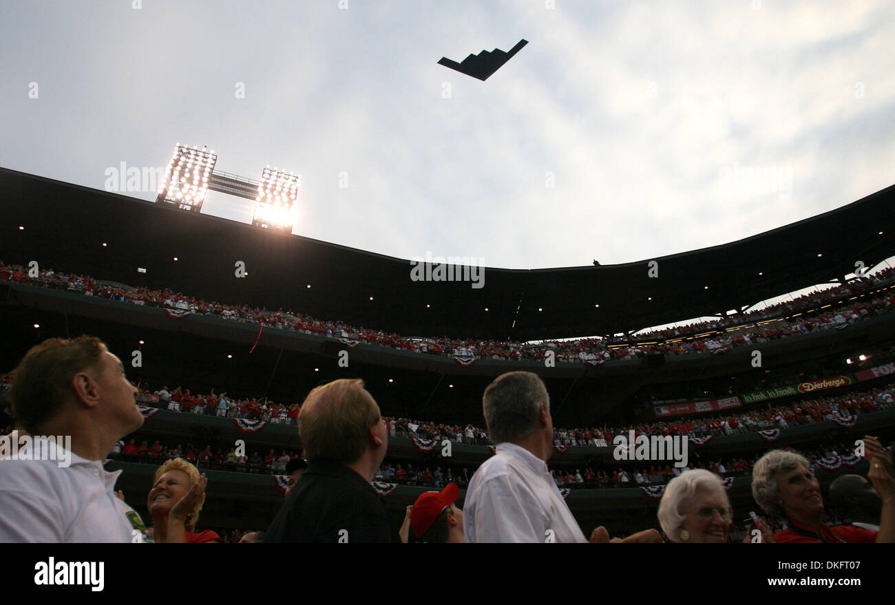 Jul 14, 2009 - St. Louis, Missouri, USA - MLB Baseball - A B-2 stealth ...