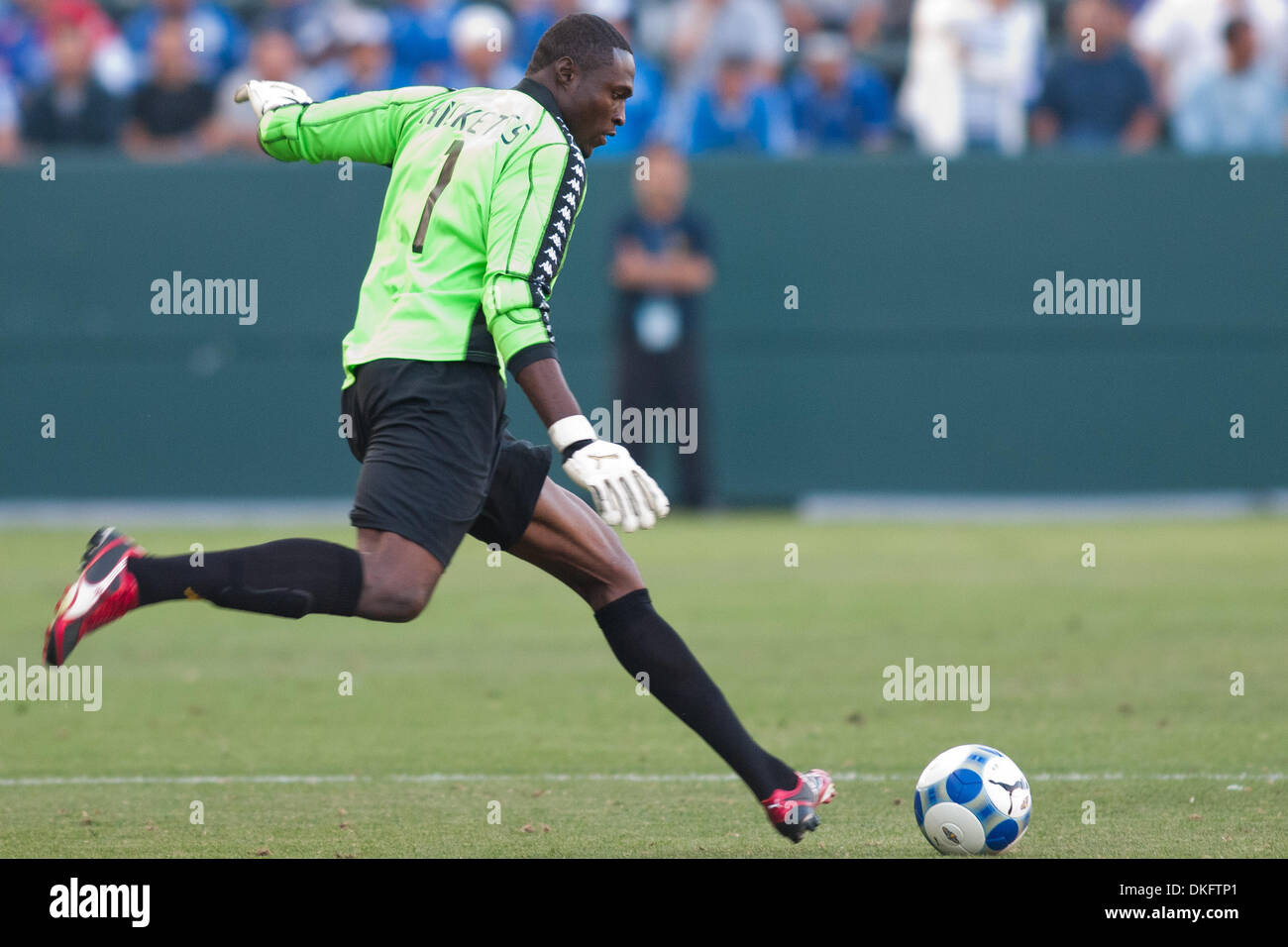 Jamaica goalkeeper donovan ricketts hi-res stock photography and images ...