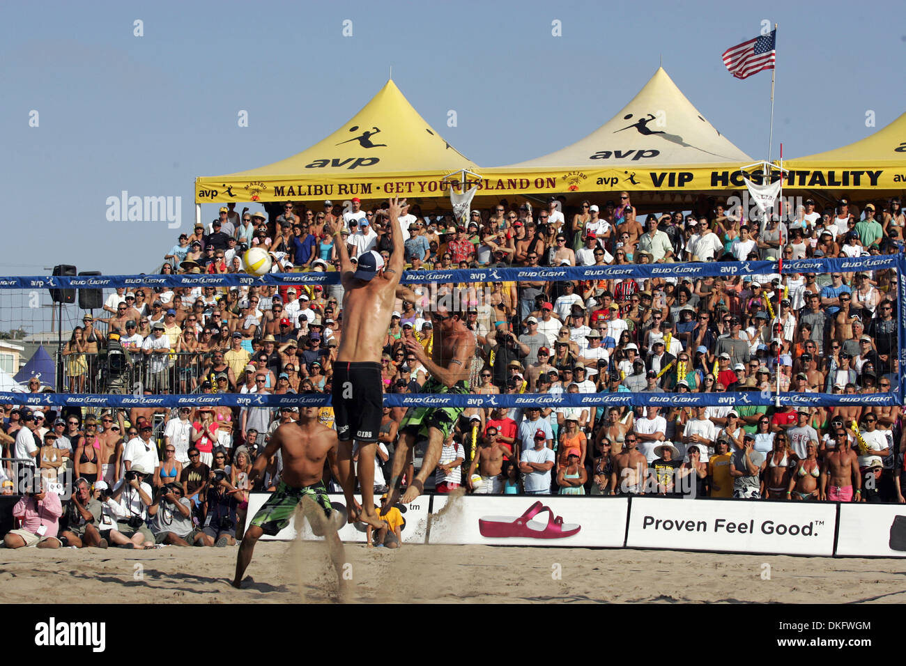 Mens crocs hi-res stock photography and images - Alamy