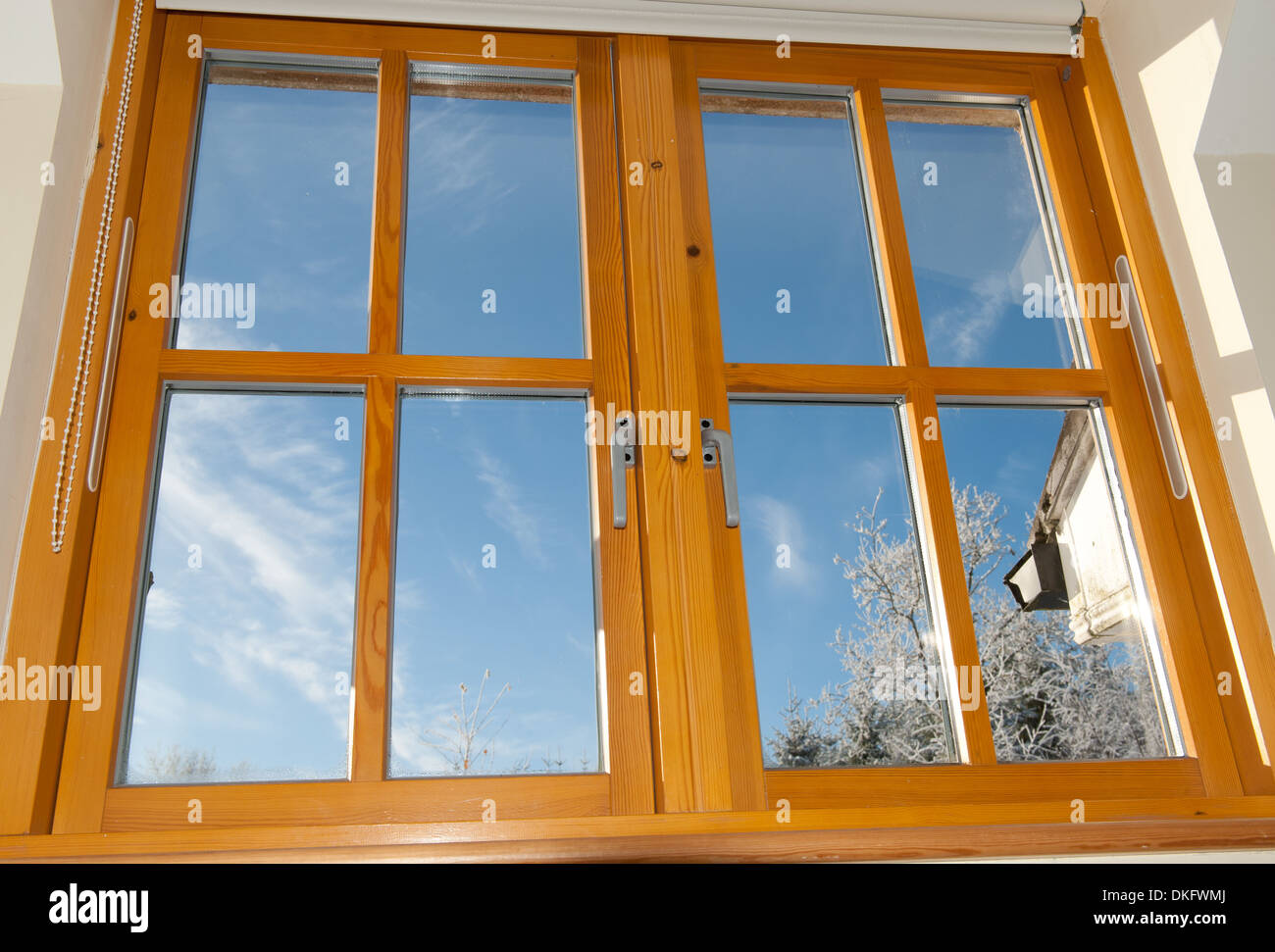 Single glazed wooden window hi-res stock photography and images - Alamy