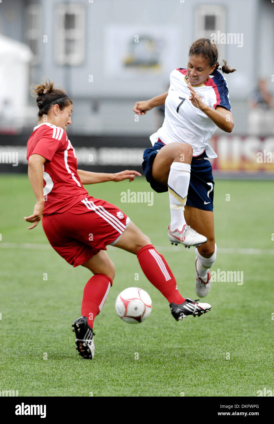 July 19, 2009: USA's Shannon Boxx (#7) in action while USA defeated ...