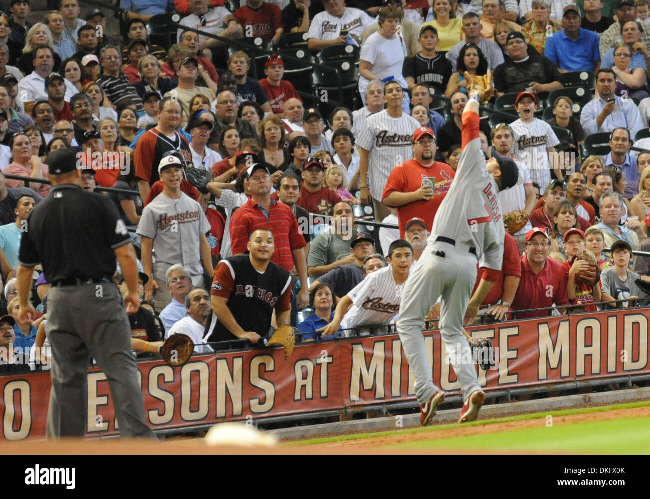 Baseball foul ball hi-res stock photography and images - Alamy