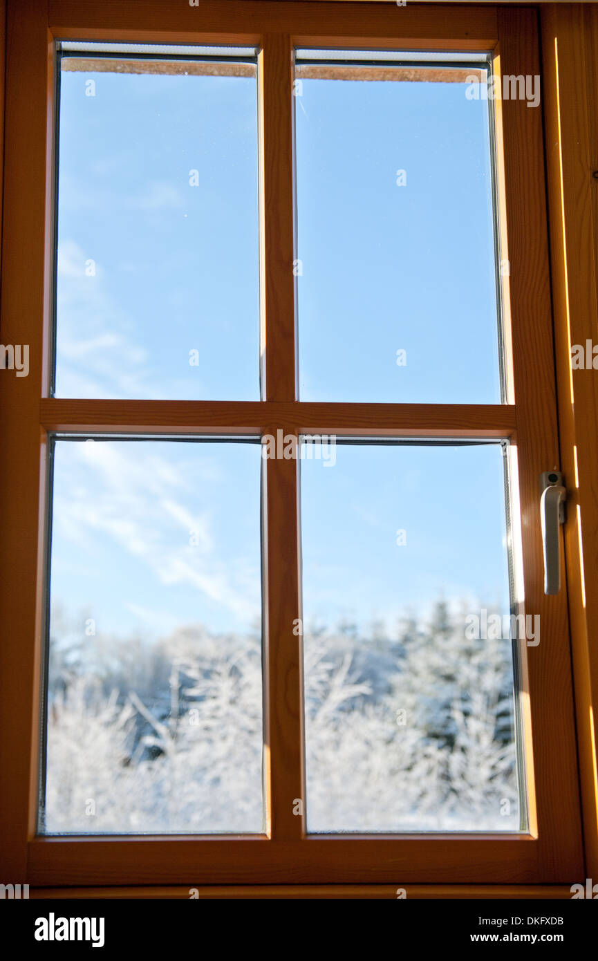 Cottage window view out hi-res stock photography and images - Alamy