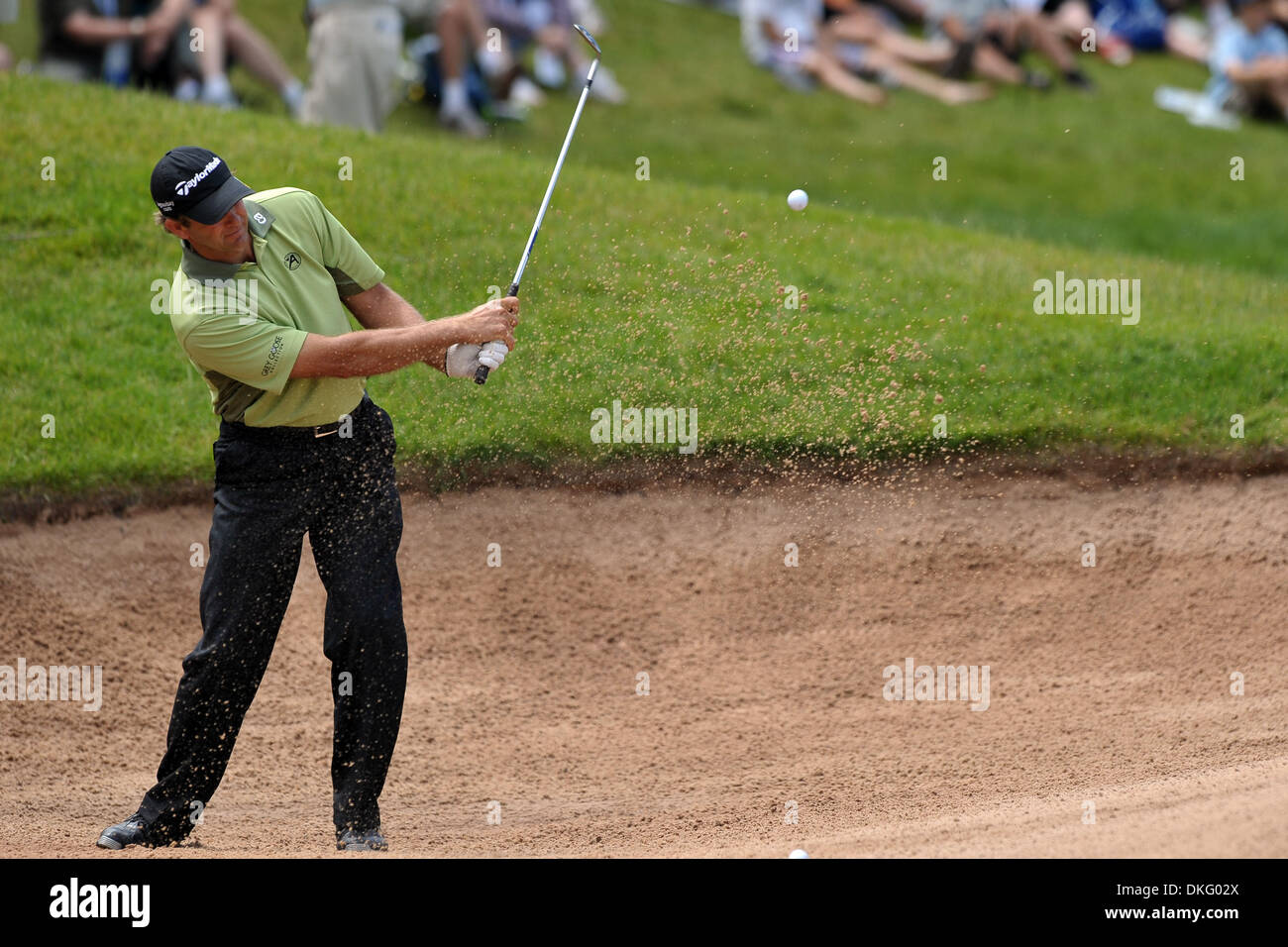 Retief goosen playing golf hi-res stock photography and images - Alamy
