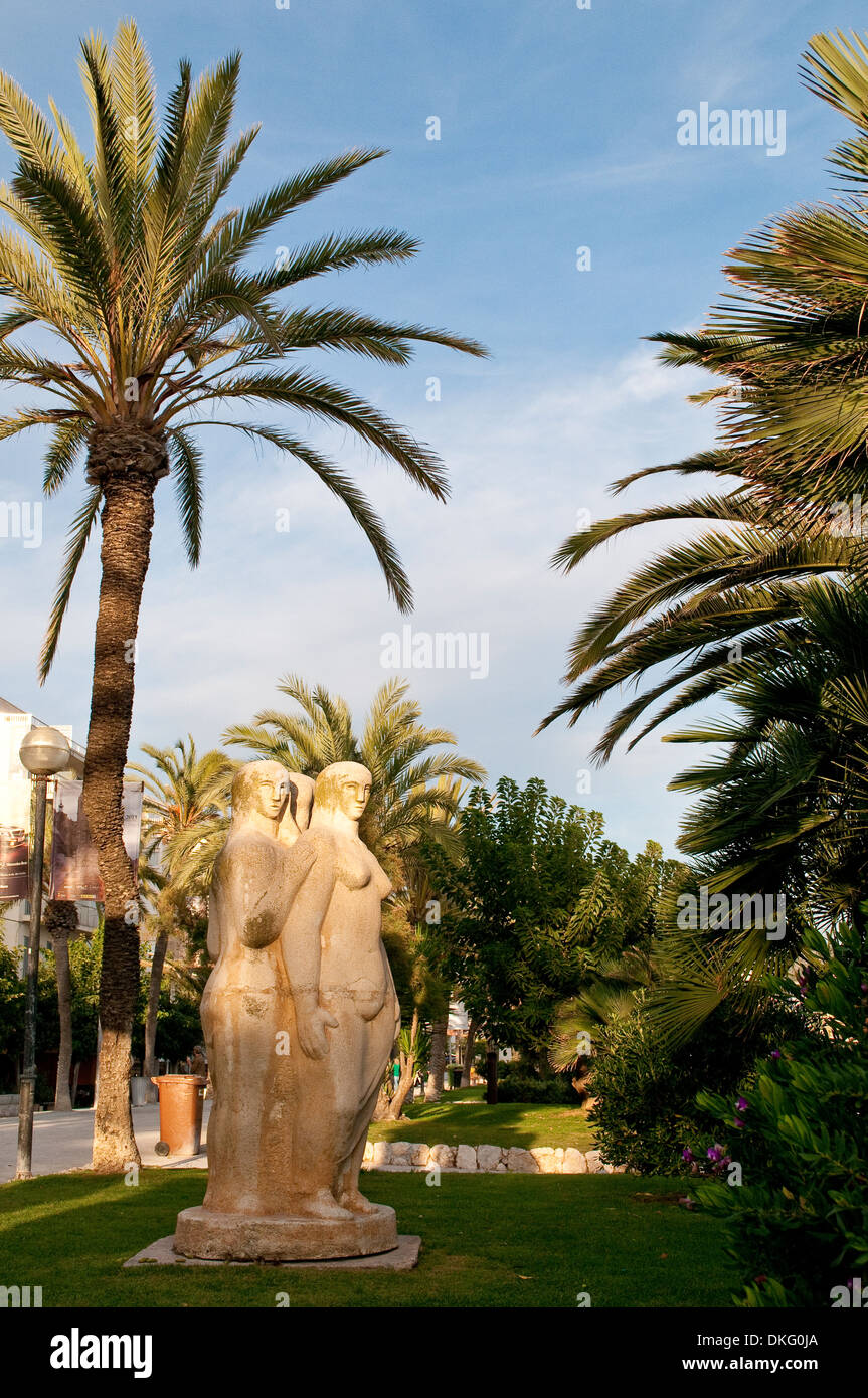 The three graces sculpture hi-res stock photography and images - Alamy