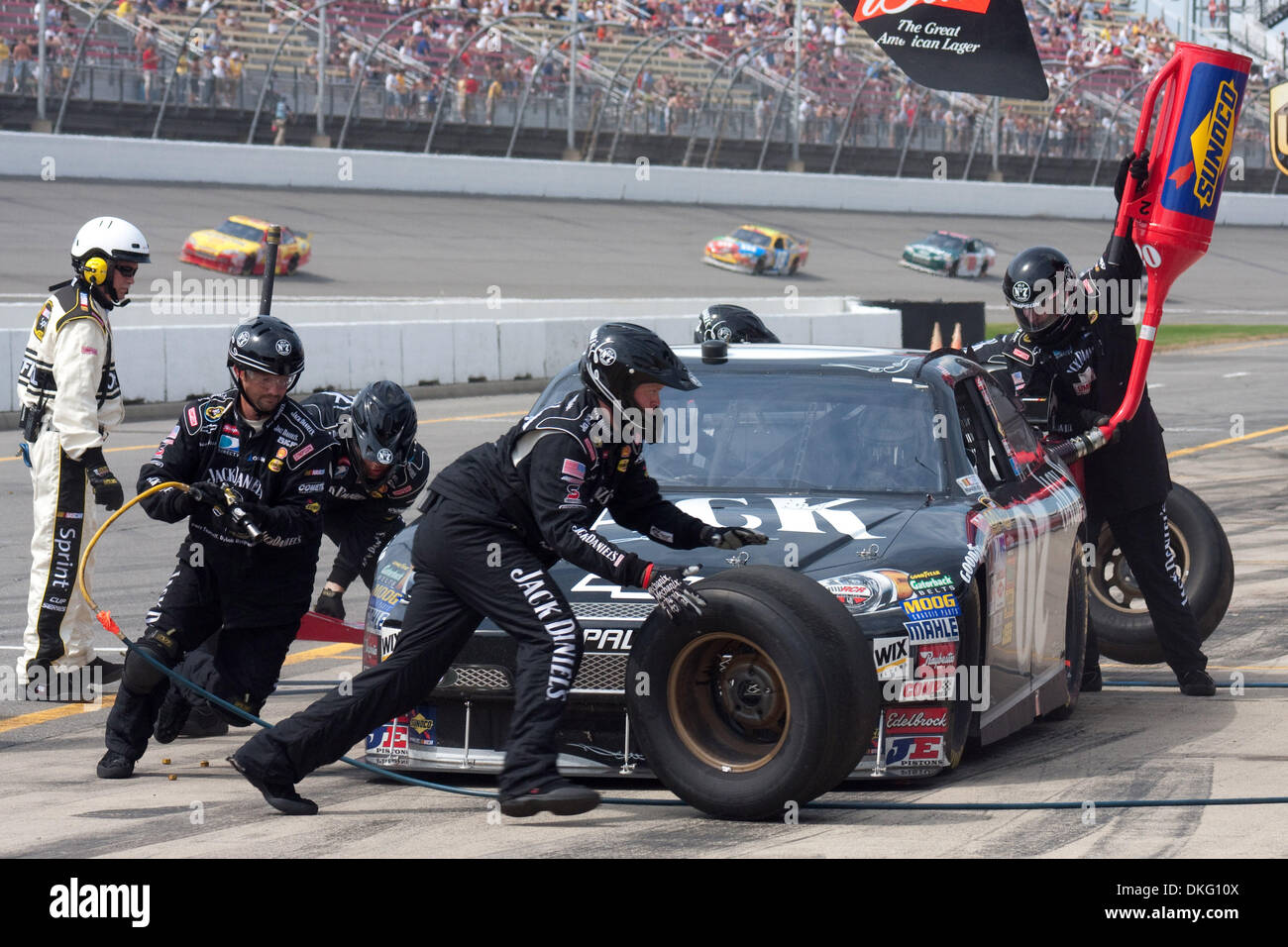 Nascar pit stop hi-res stock photography and images - Alamy