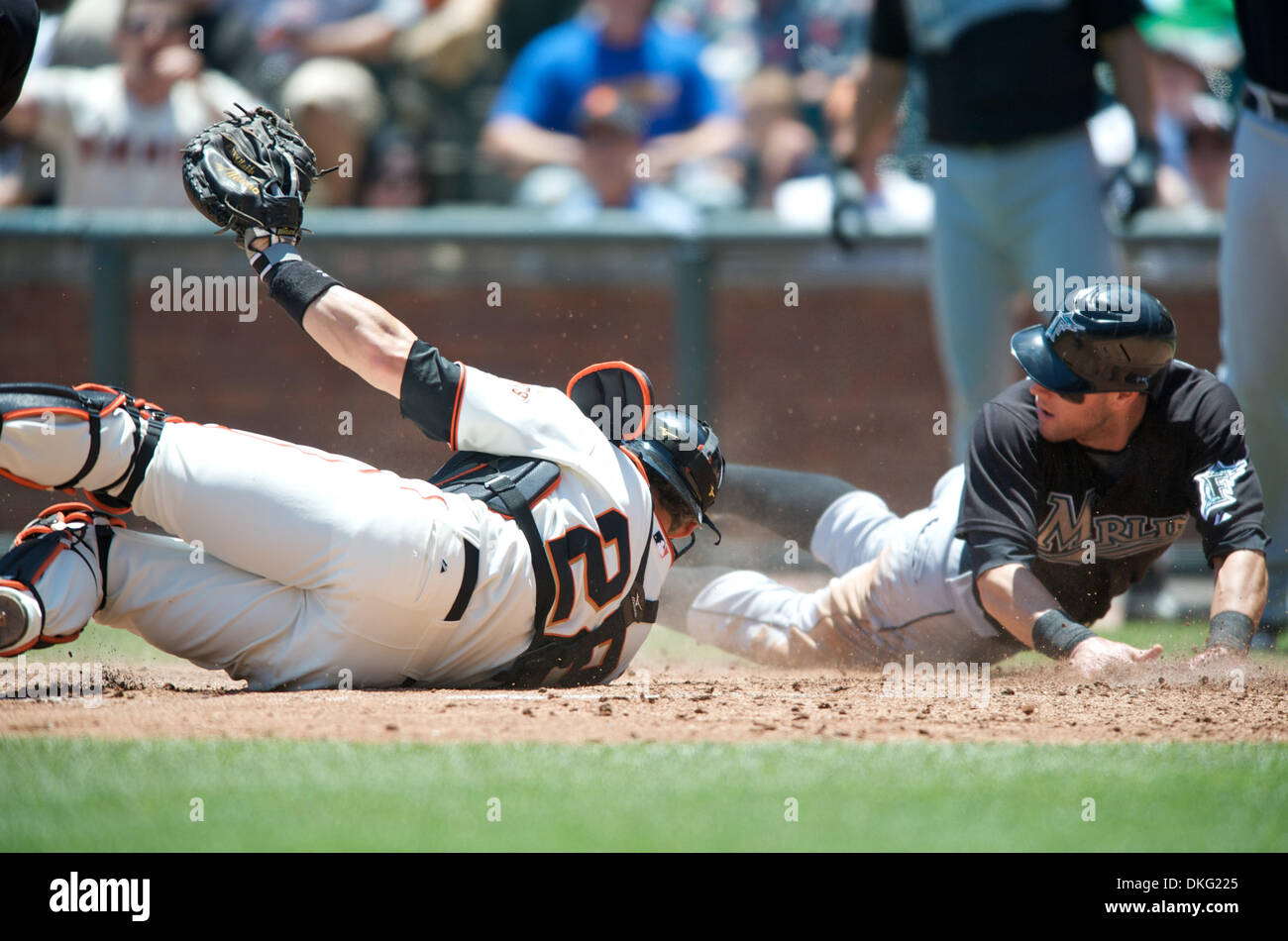 Home plate umpire larry vanover hi-res stock photography and images - Alamy