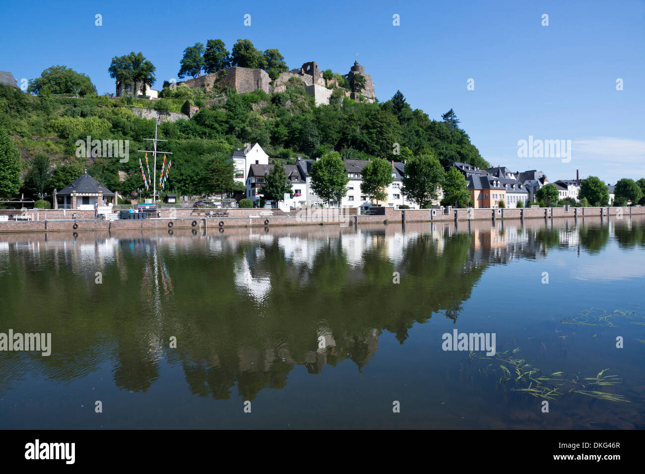 view over saar river to ruins of saarburg castle, saarburg village, rhineland-palatinate ...