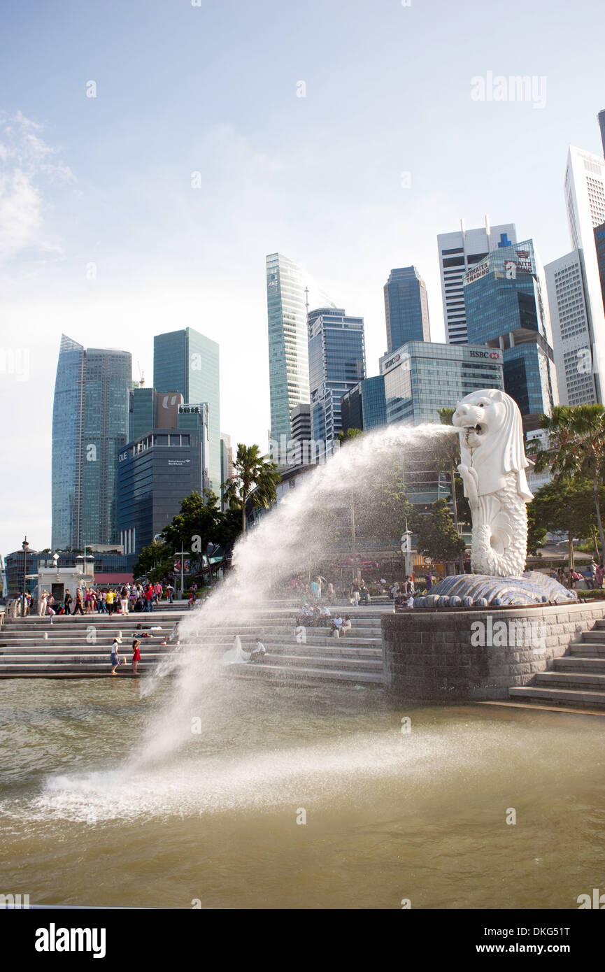 The Merlion in Merlion Park near the Singapore CBD Stock Photo - Alamy