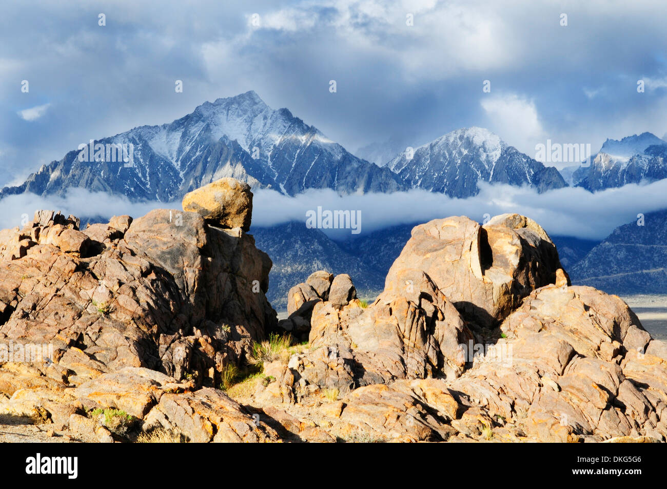 sierra nevada mountain range seen from alabama hills, sierra nevada ...