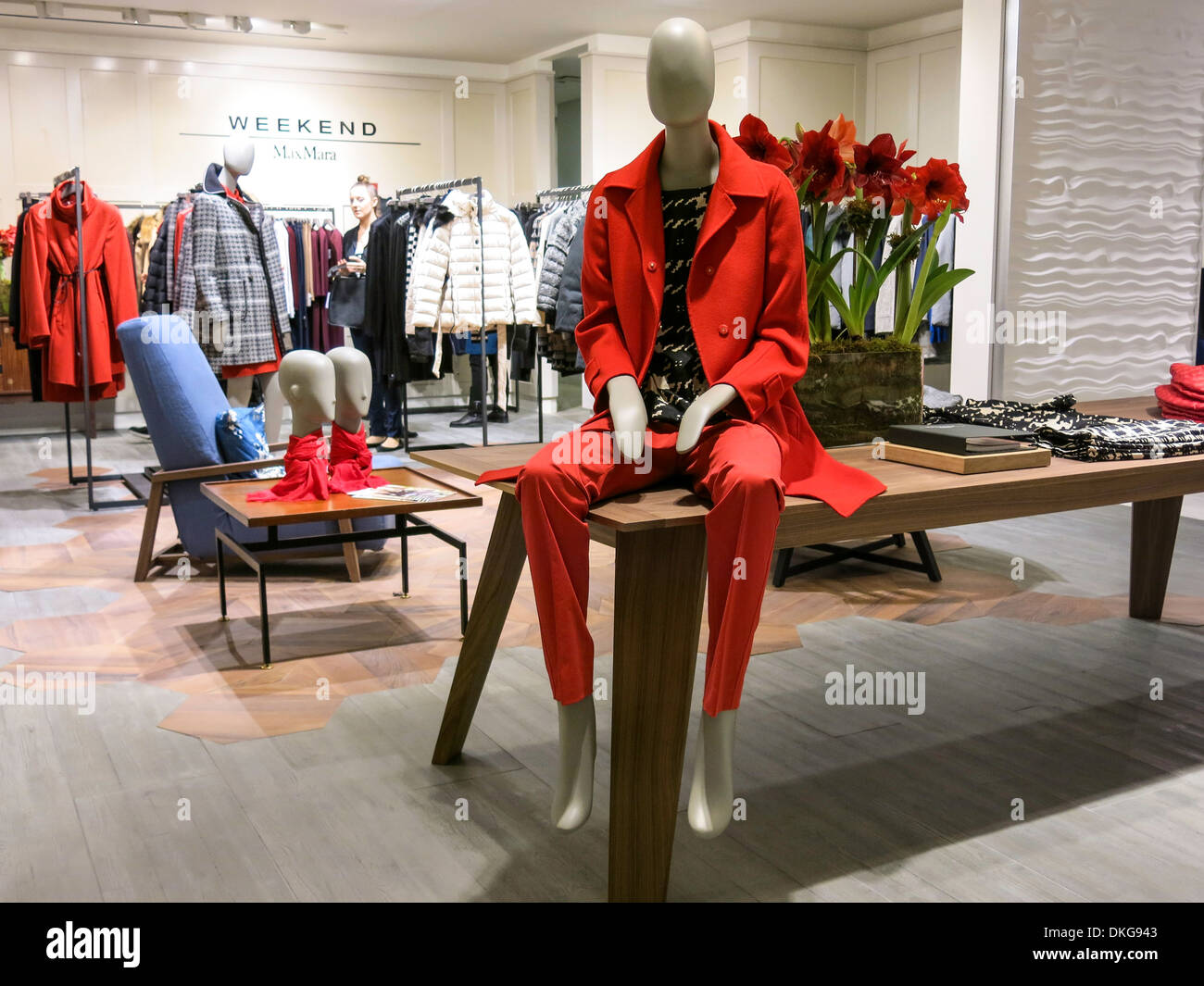 Saks Fifth Avenue Flagship Store Interior, NYC Stock Photo - Alamy