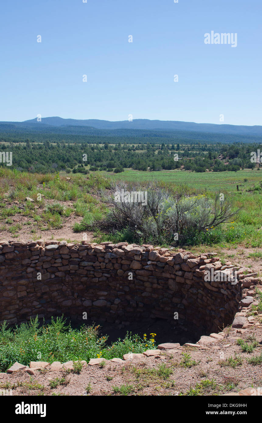 Pueblo indian kiva hi-res stock photography and images - Alamy