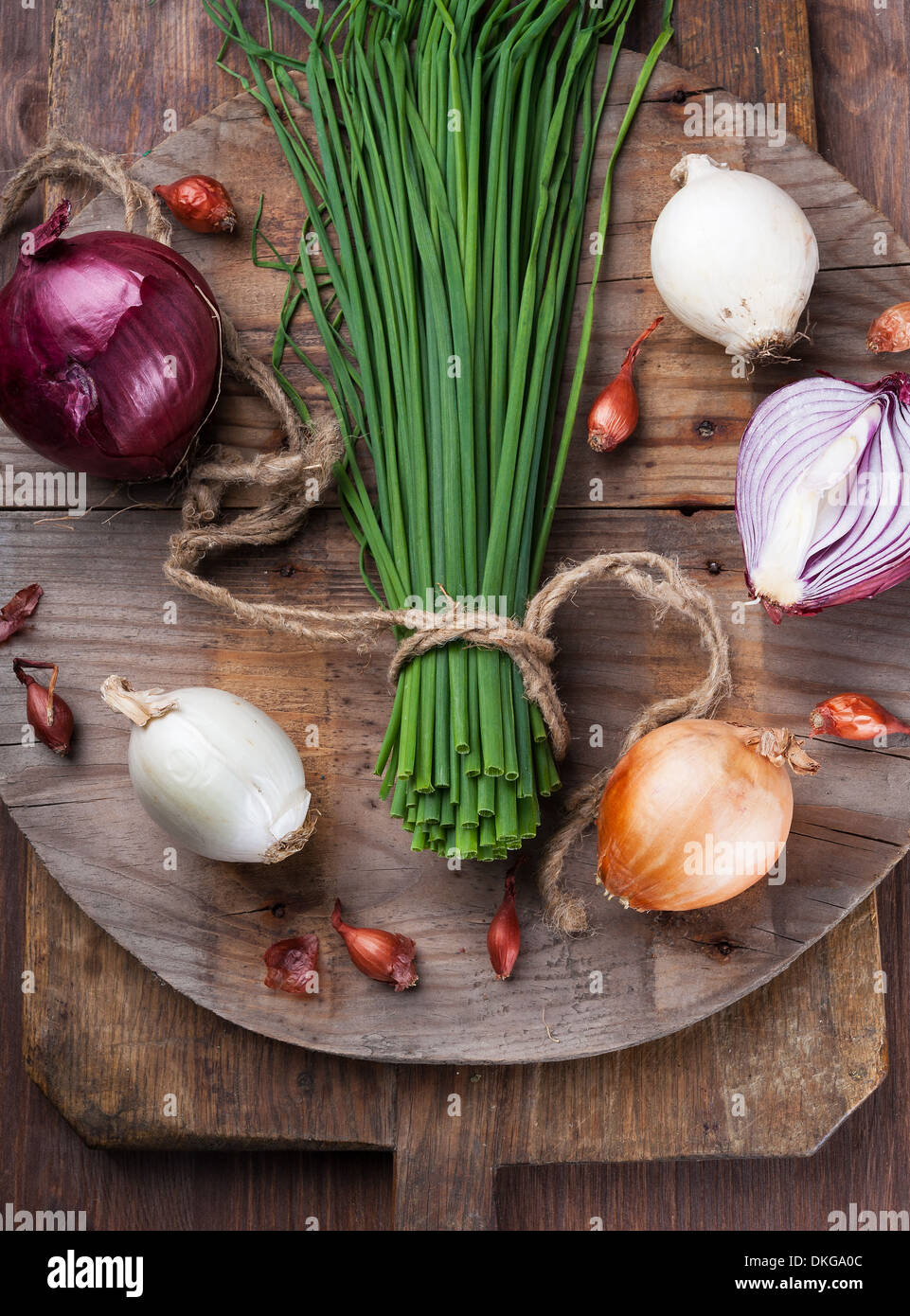 Different varieties of onions Stock Photo - Alamy