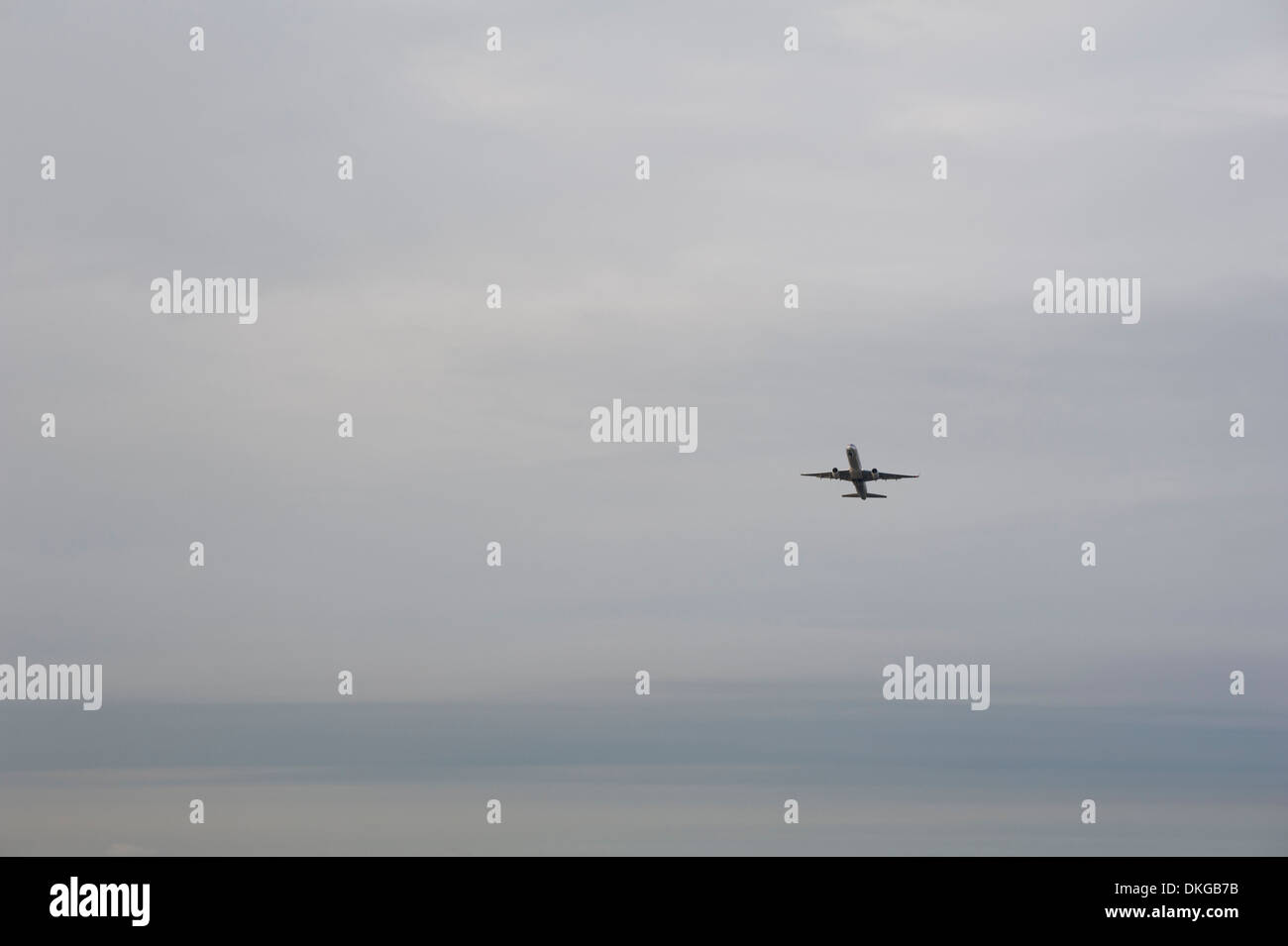 Airplane taking off from the airport hi-res stock photography and ...