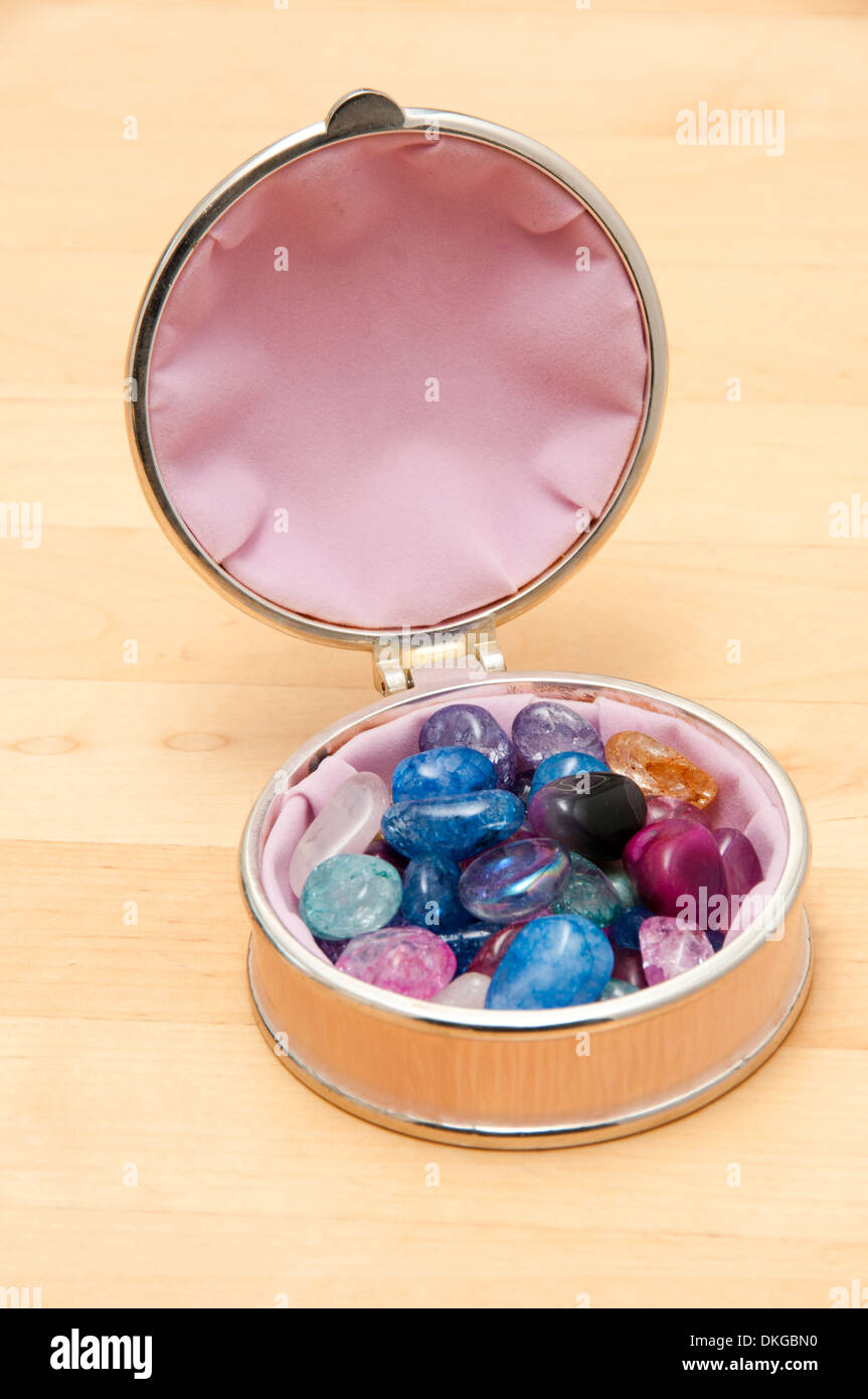 Different coloured stones hi-res stock photography and images - Alamy