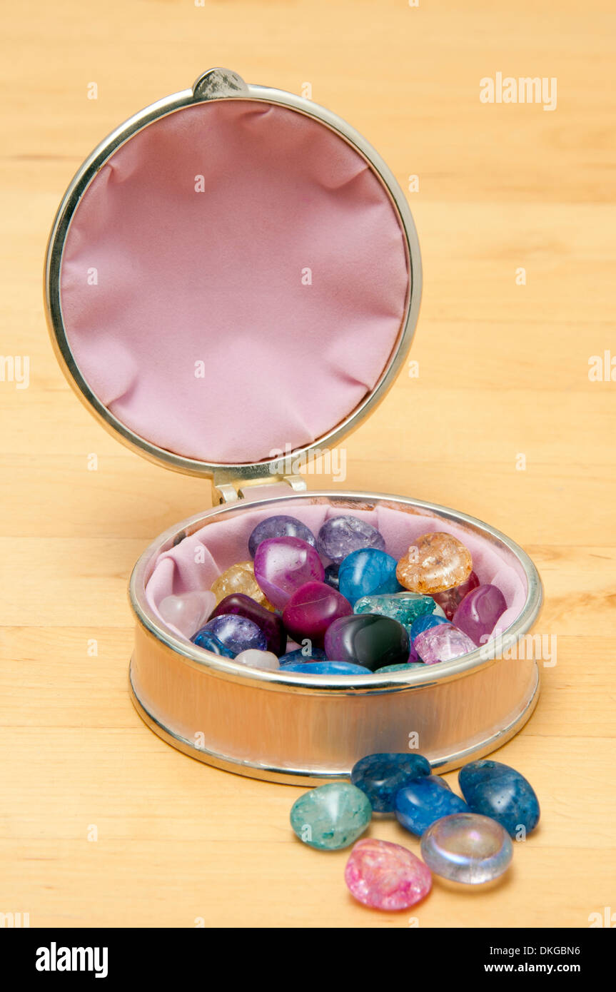 Different coloured stones hi-res stock photography and images - Alamy