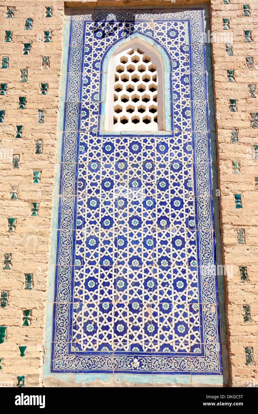 Tiled wall panel in the harem, Tash Khauli, also known as Tosh Hovli ...