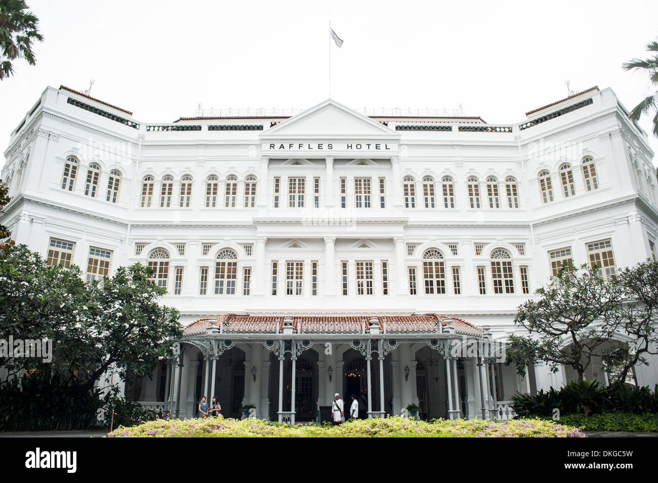Raffles hotels singapore hi-res stock photography and images - Alamy