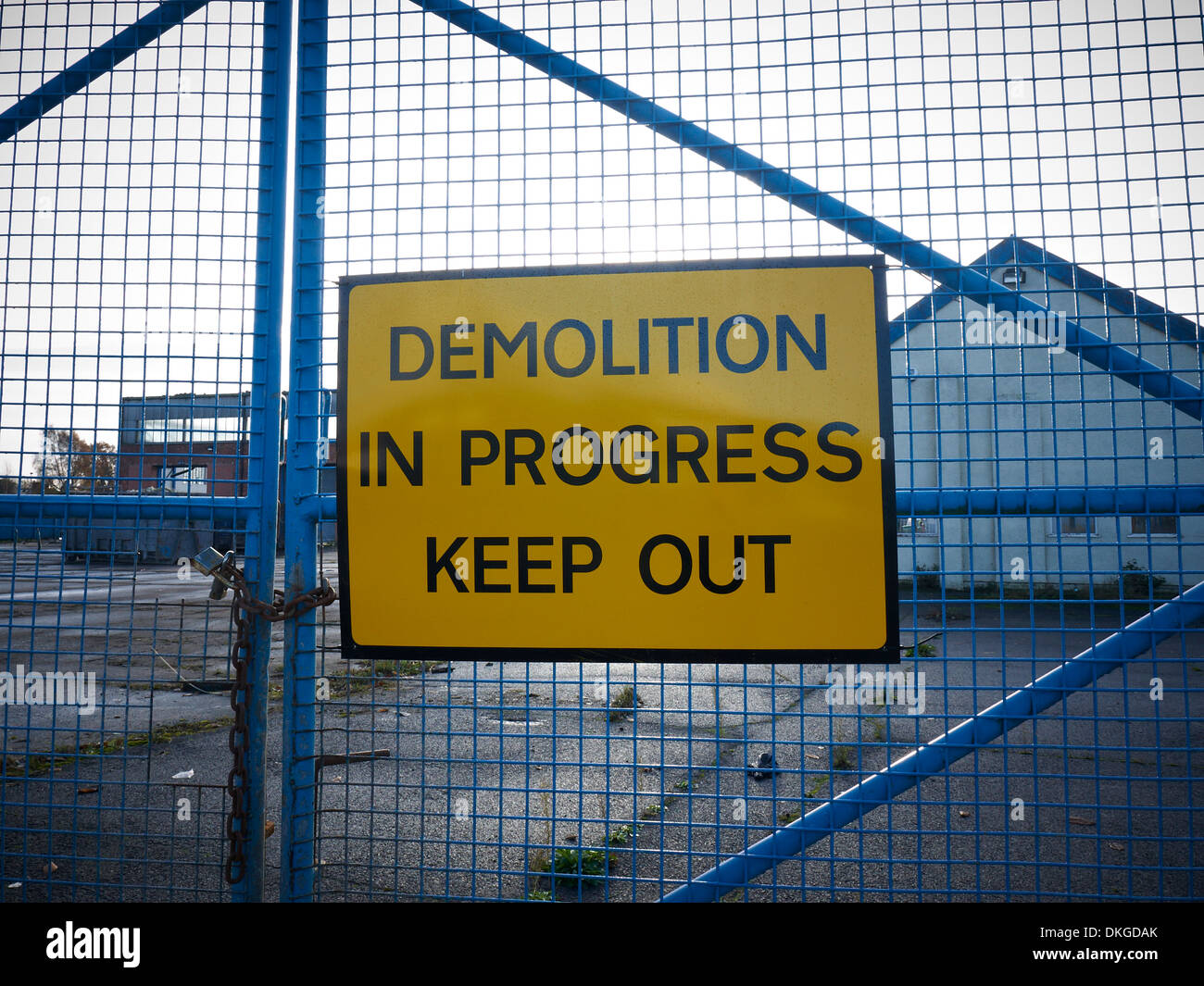 Demolition sign hi-res stock photography and images - Alamy