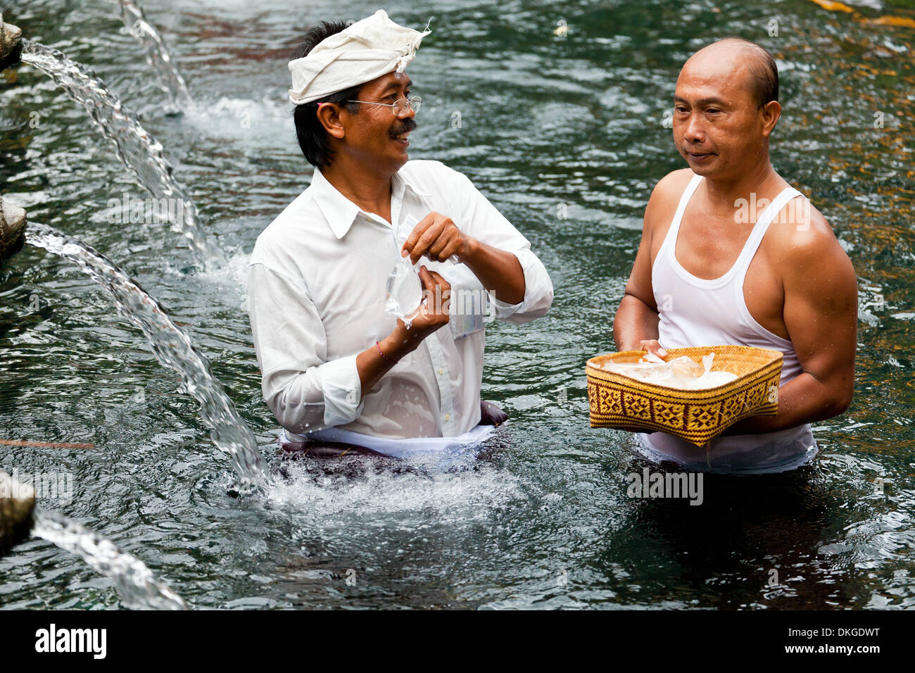 Water basin hi-res stock photography and images - Alamy