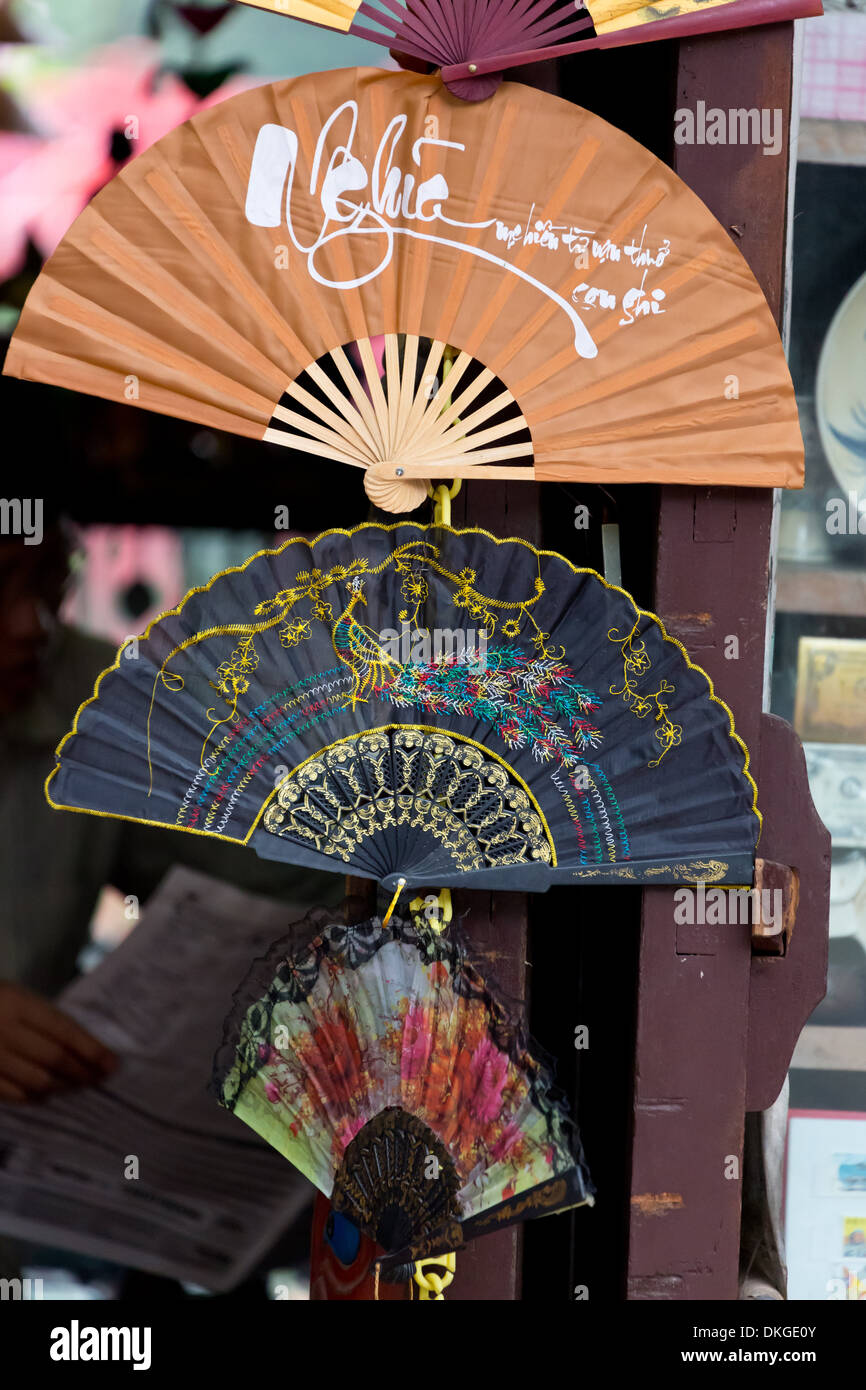 Traditional Hand Fans in Hanoi, Vietnam Stock Photo - Alamy