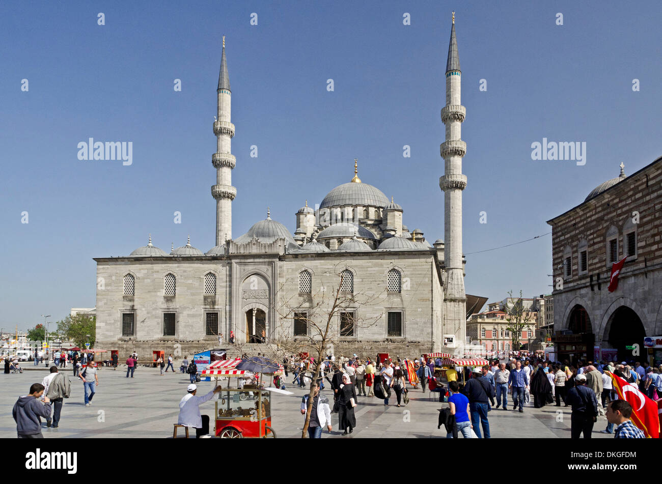 New building mosque hi-res stock photography and images - Alamy