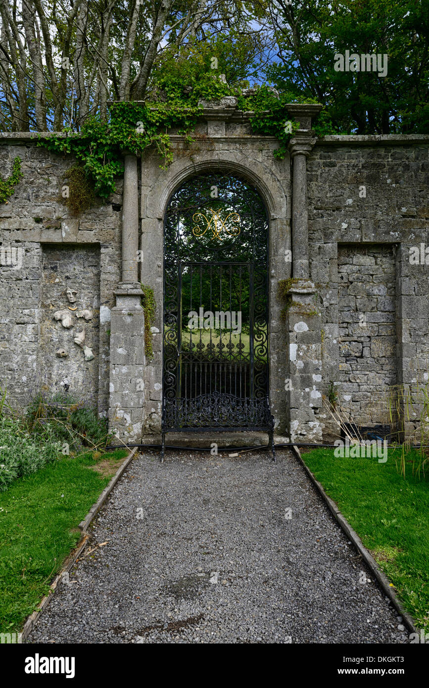 The stone gate hi-res stock photography and images - Alamy