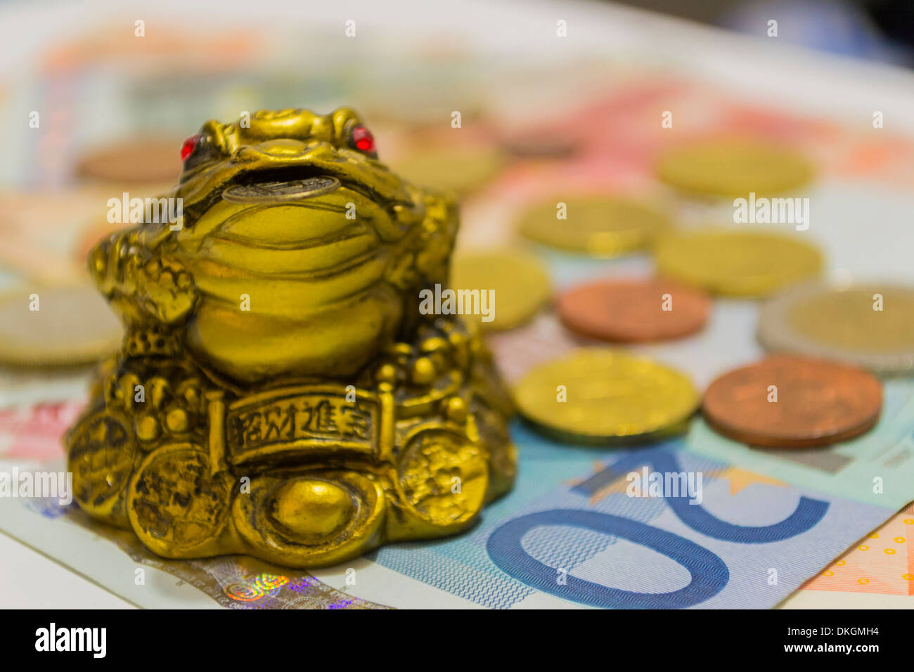 Money three legged toad hi-res stock photography and images - Alamy