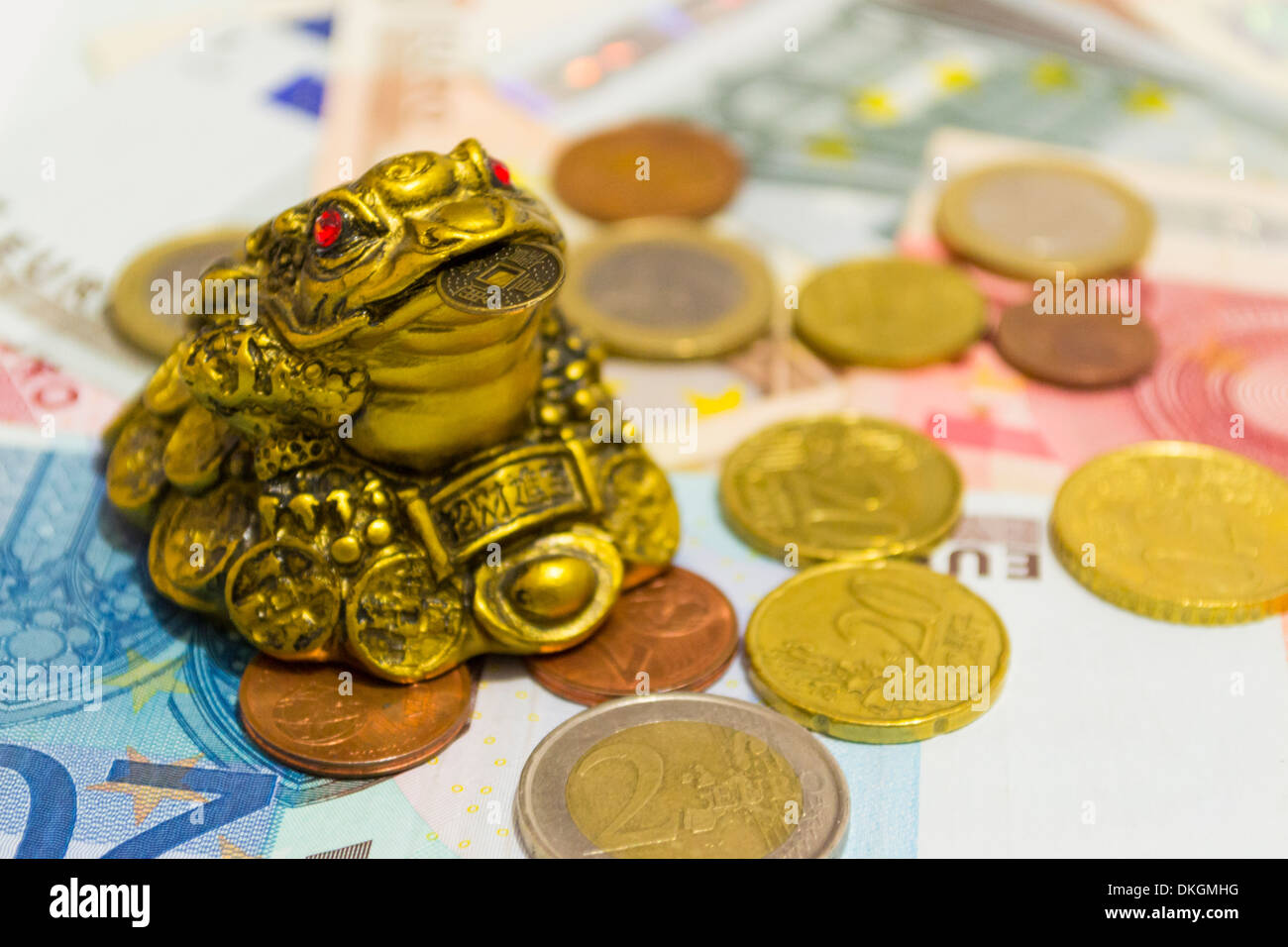 Money three legged toad hi-res stock photography and images - Alamy