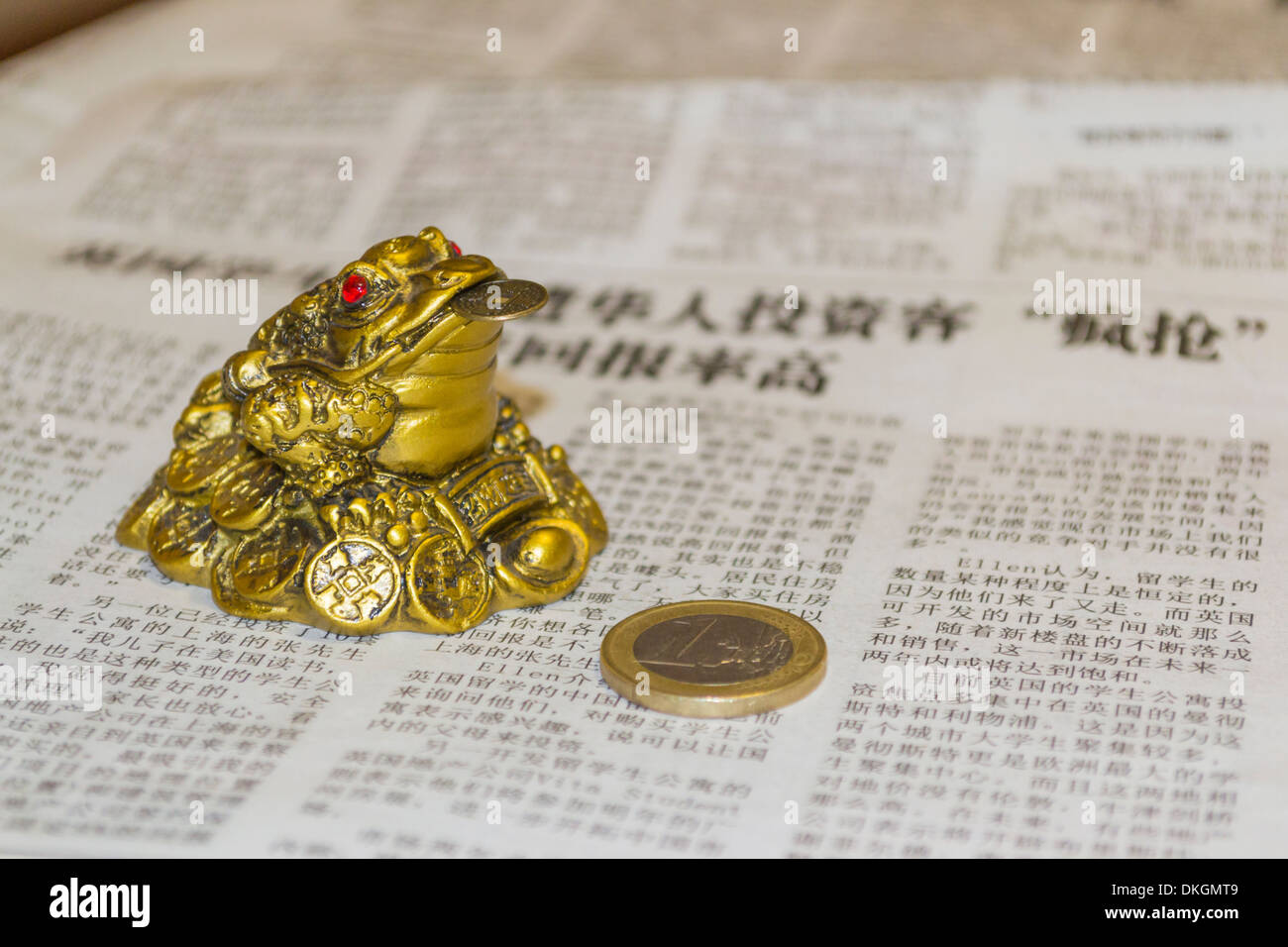 Chinese three legged toad hi-res stock photography and images - Alamy