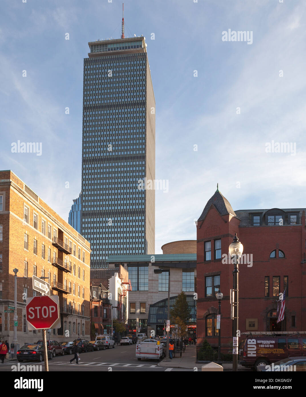 Back of a tall building hi-res stock photography and images - Alamy
