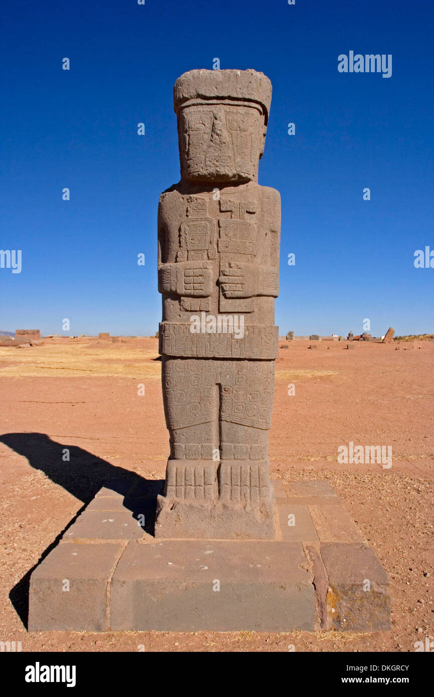 Tiahuanaco statue hi-res stock photography and images - Alamy