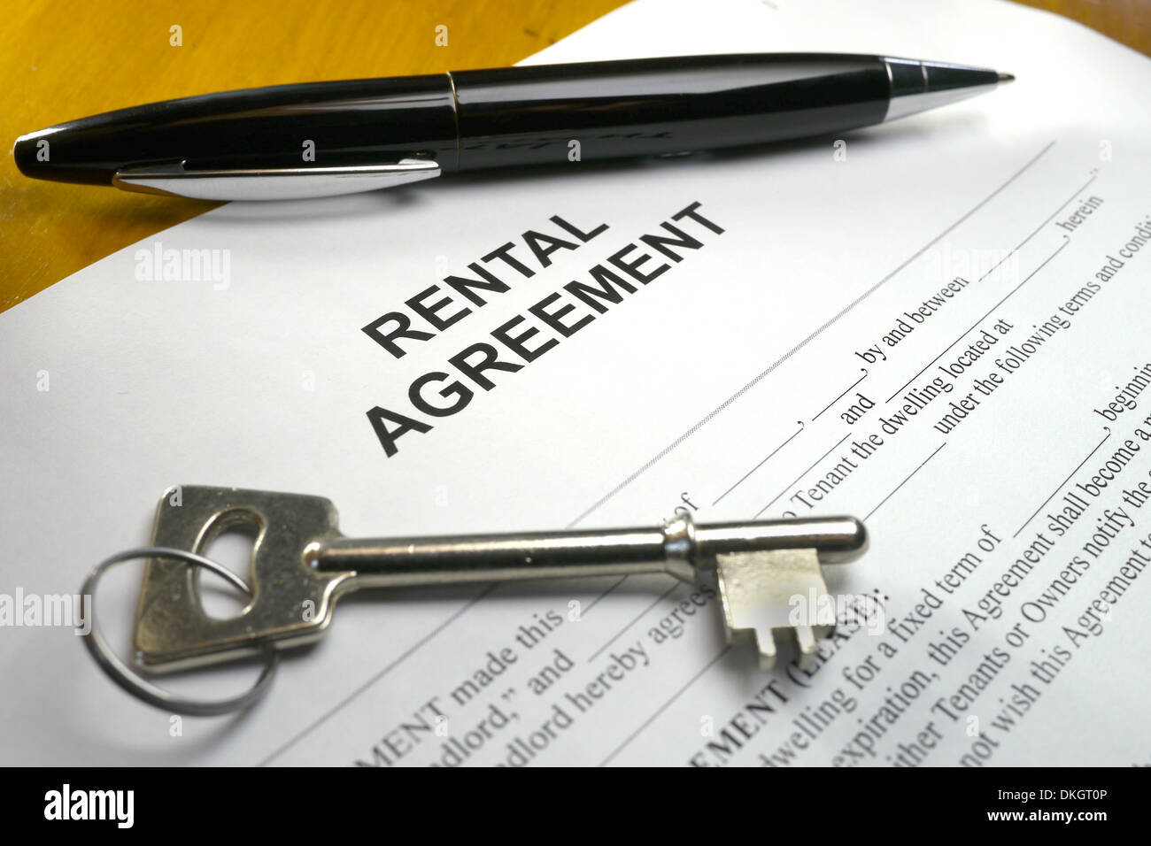 key and rental agreement Stock Photo - Alamy