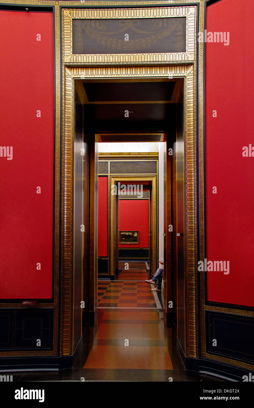 Red walls hi-res stock photography and images - Alamy