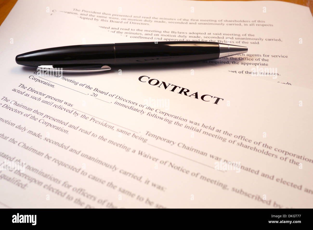 Legal contract hi-res stock photography and images - Alamy