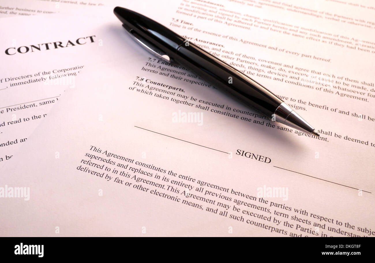 Signature on document pen hi-res stock photography and images - Alamy