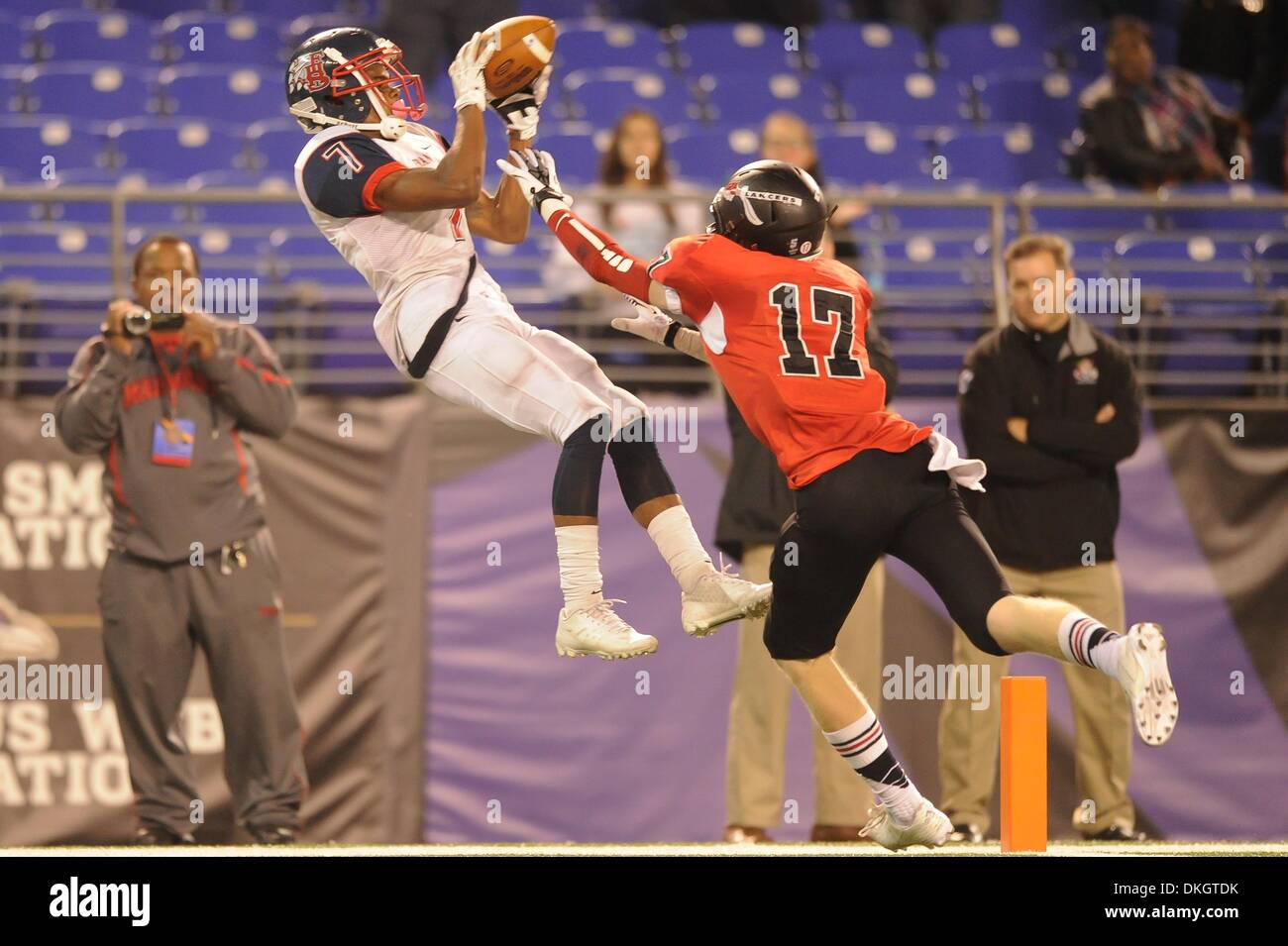 DEC 05, 2013: Franklin's WR Steven Smothers (7) makes a leap for a ...