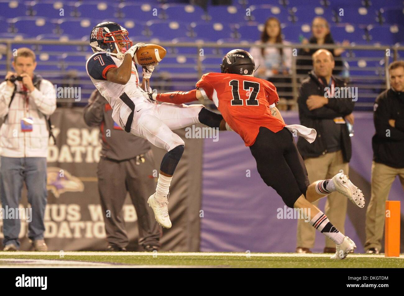 DEC 05, 2013: Franklin's WR Steven Smothers (7) makes a leap for a ...
