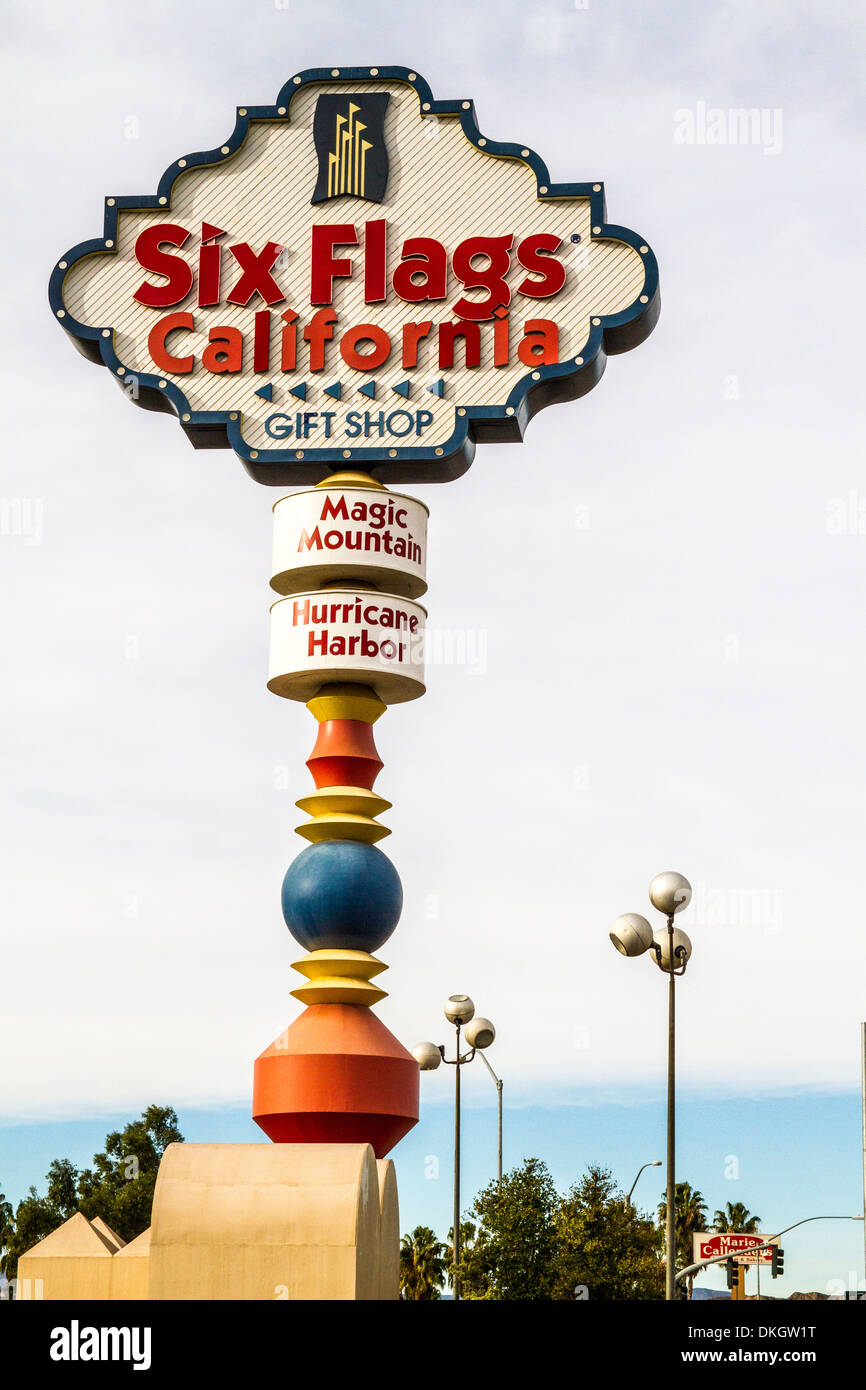 The Freeway sign for Six Flags Magic Mountain Stock Photo - Alamy