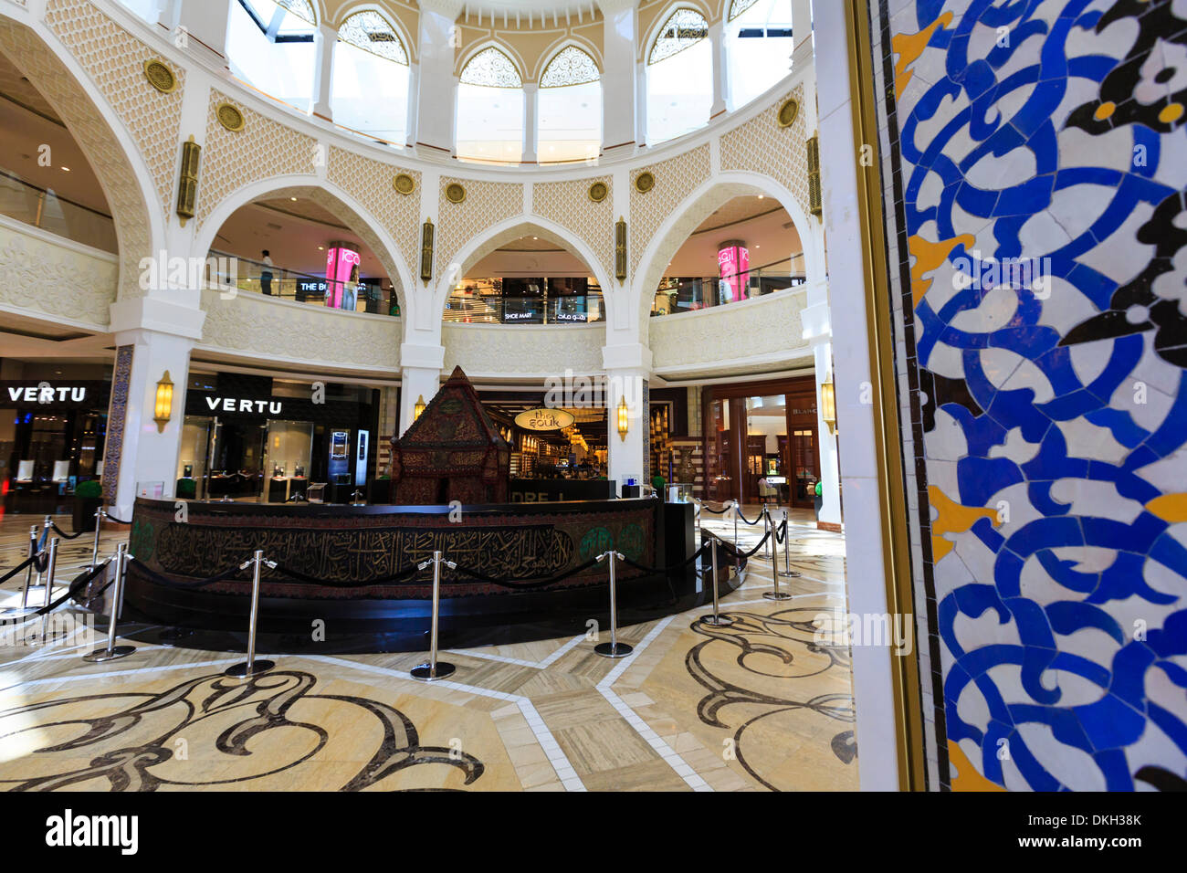 Entrance to the dubai mall hi-res stock photography and images - Alamy