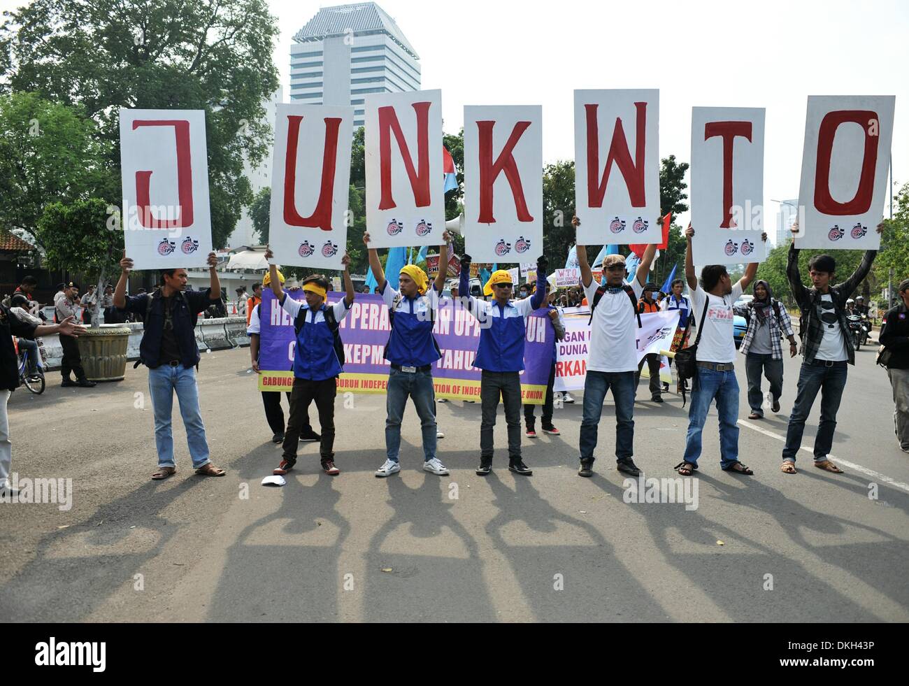 World trade organization protest 2013 hi-res stock photography and ...