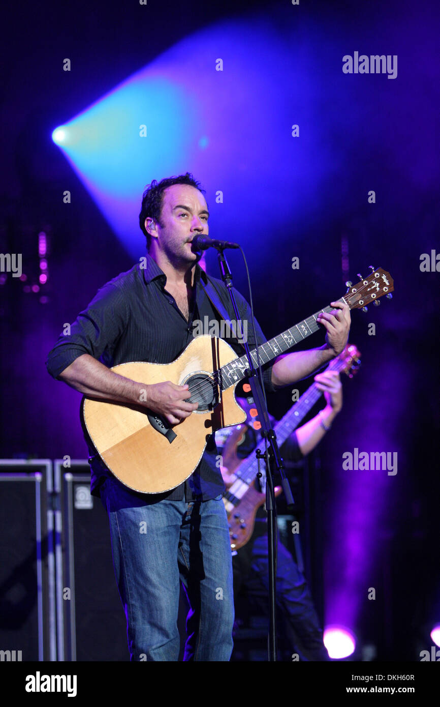 Dave matthew's band hi-res stock photography and images - Alamy