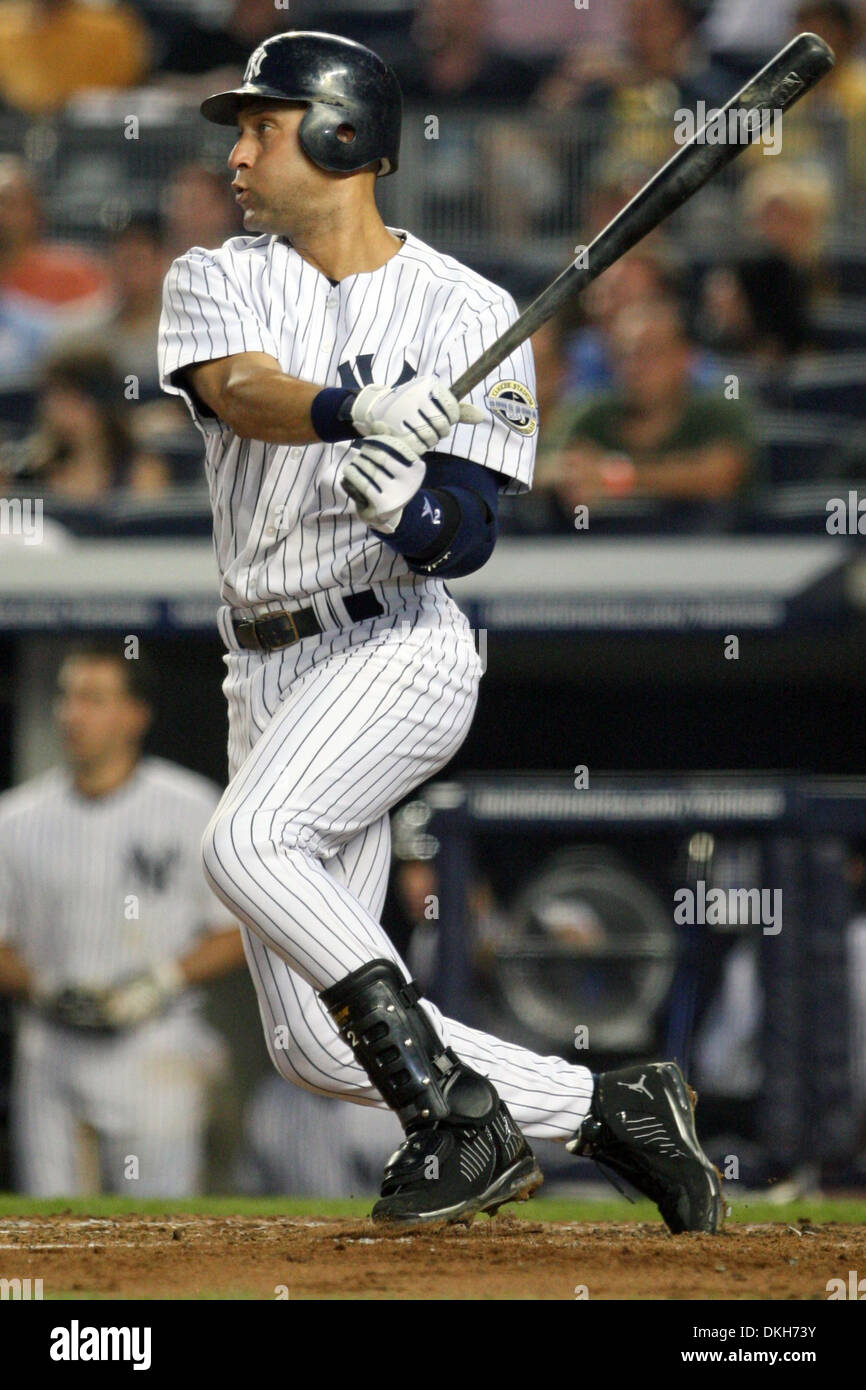 Yankees #2 Derek Jeter with a hit. Toronto Blue Jays defeated the New ...