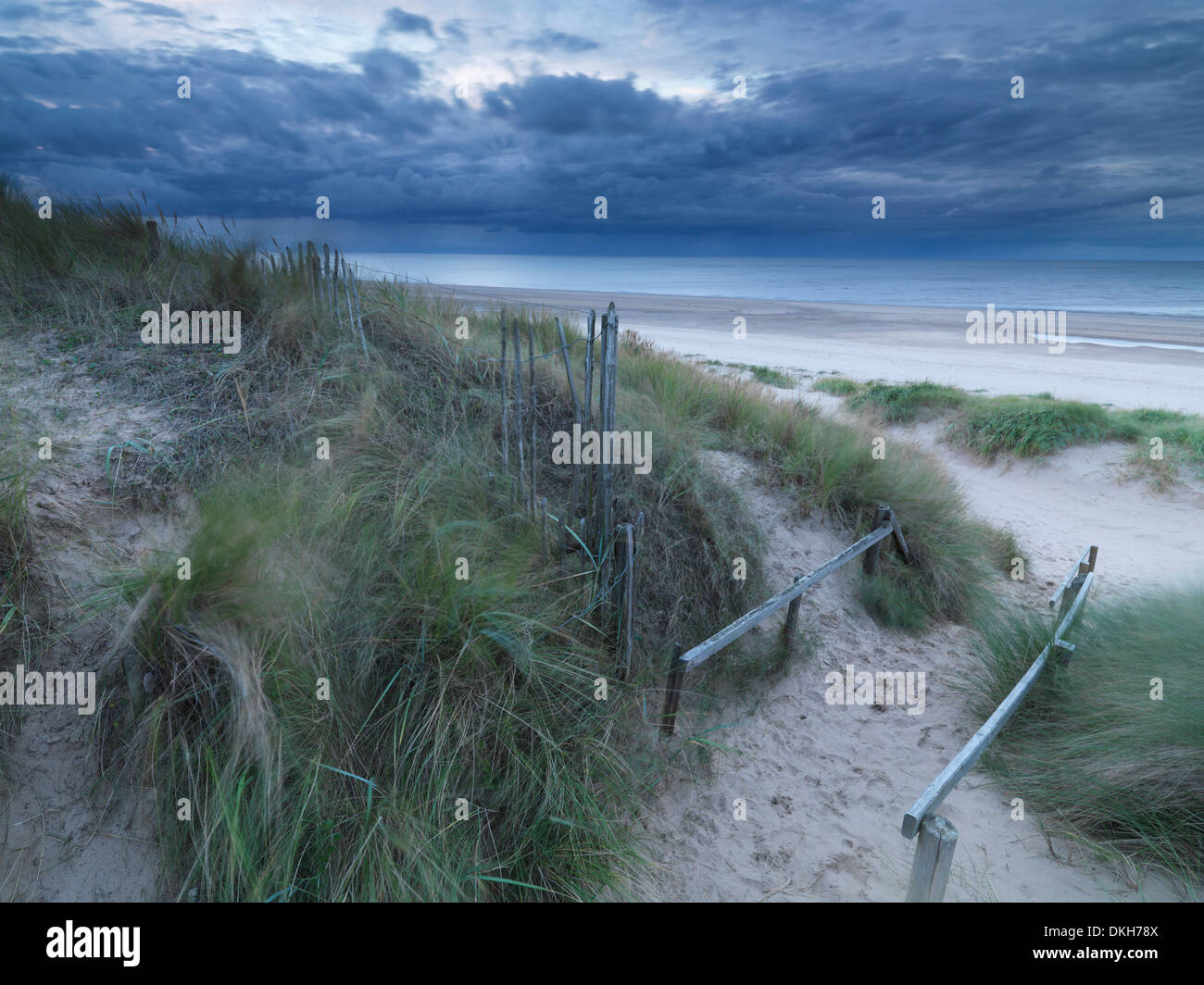 Moody sky hi-res stock photography and images - Alamy